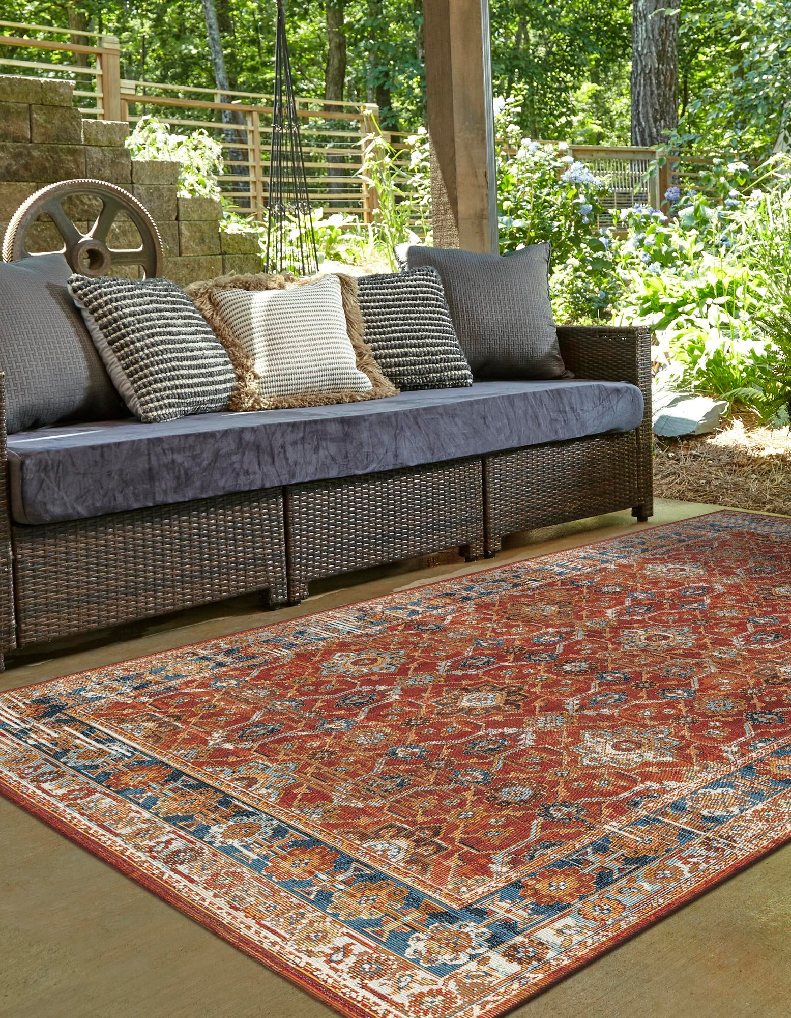 Antique Red 10' x 14' Traditional Indoor / Outdoor Rug | Rugs.com