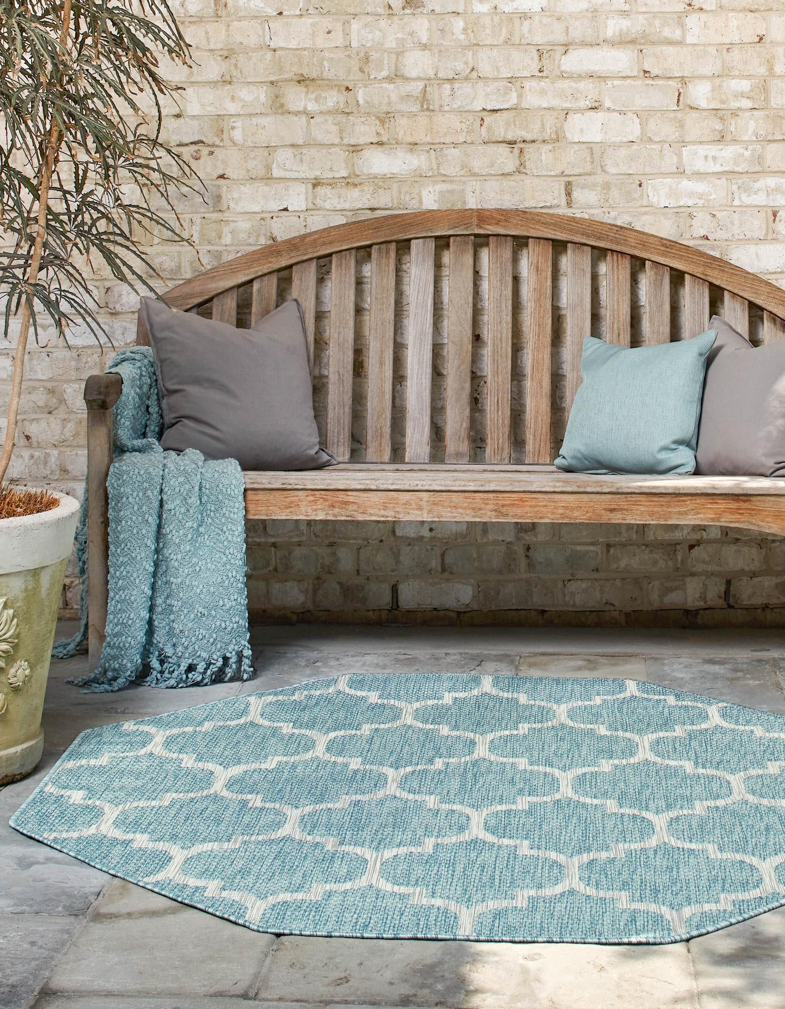 Aquamarine 5' x 5' Lattice Indoor / Outdoor Octagon Rug | Rugs.com