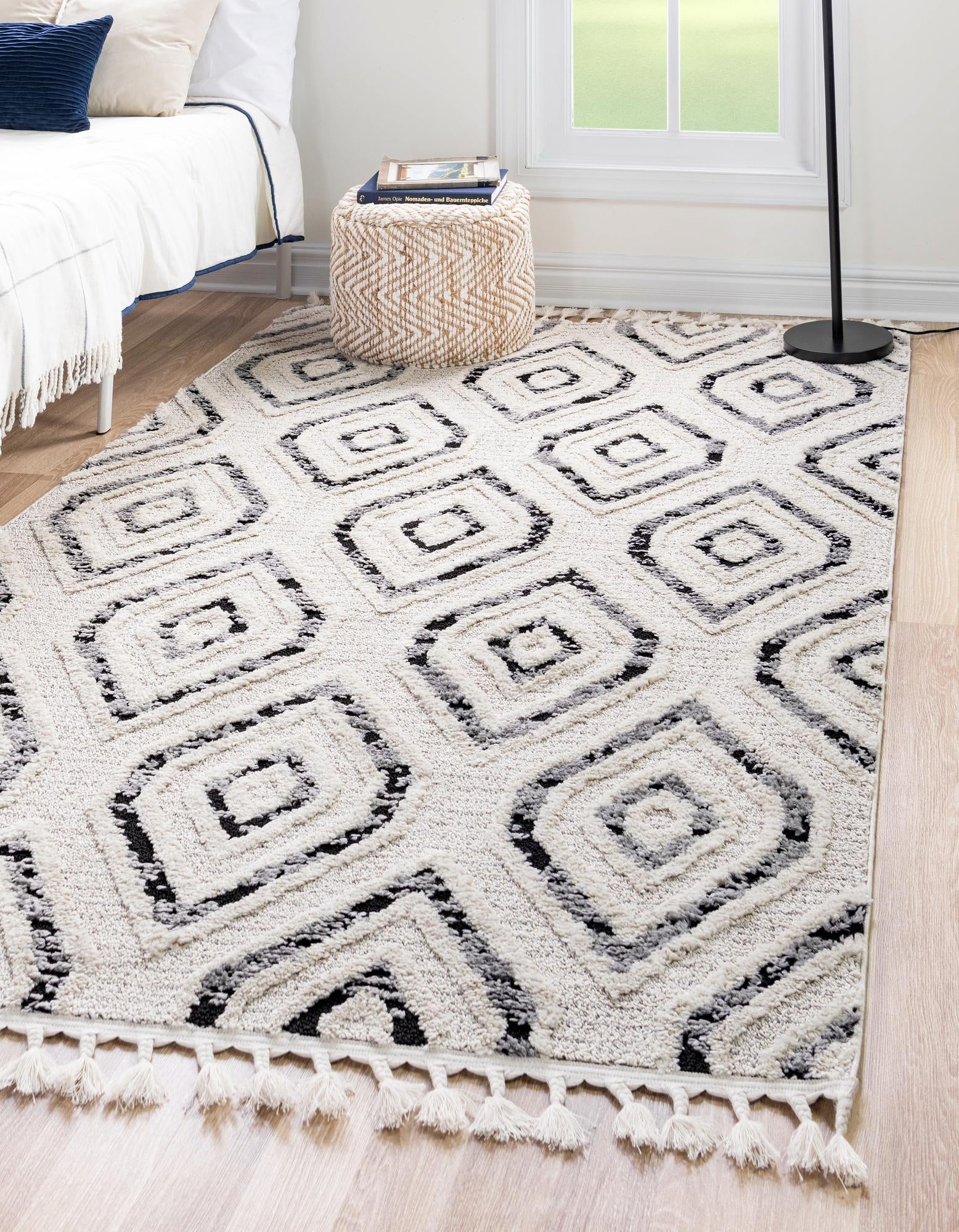 Black and White 7' 10 x 10' Cherokee Rug | Rugs.com