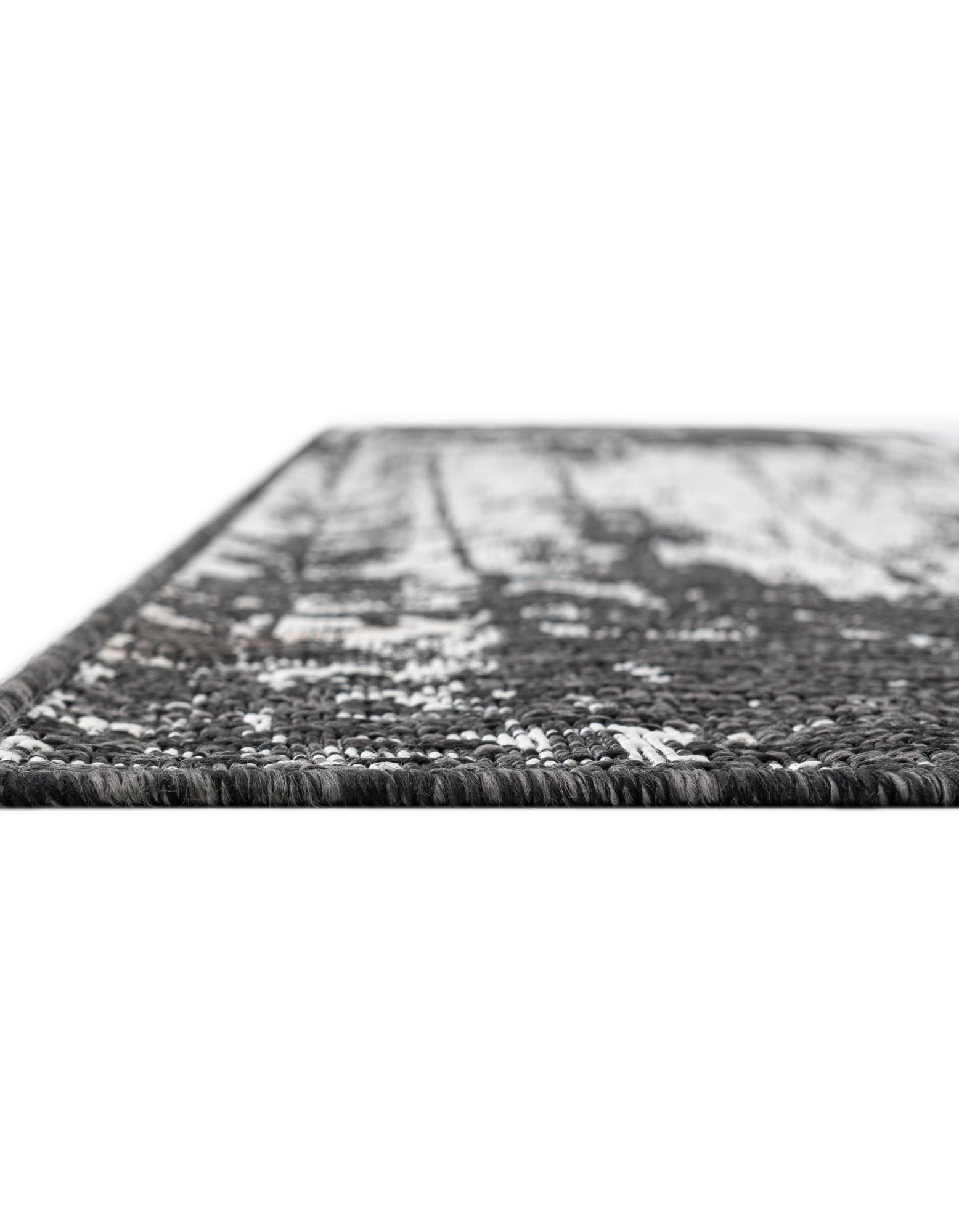 Black and White 7' x 10' Modern Indoor / Outdoor Rug | Rugs.com