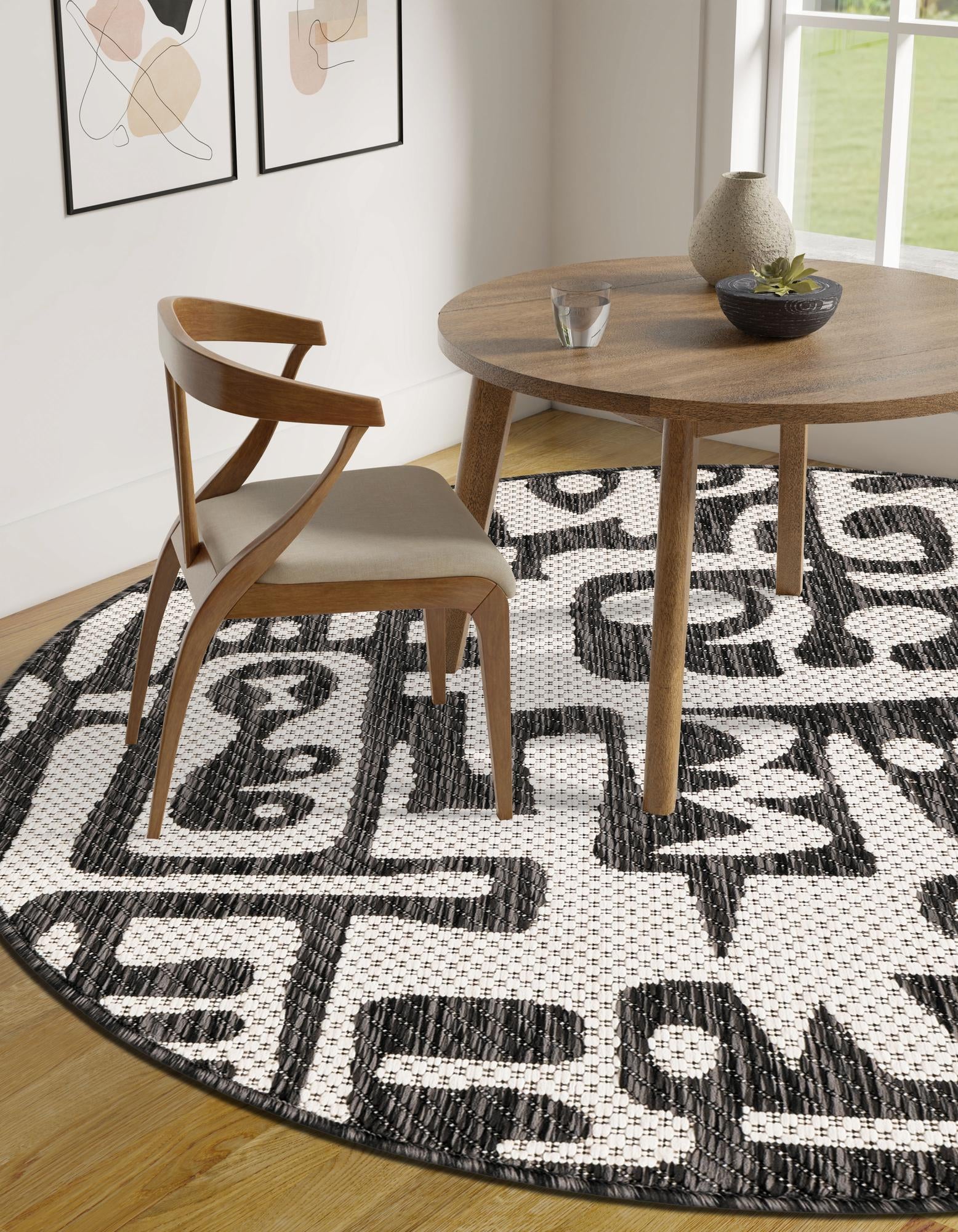 Black and White 10' x 10' Modern Indoor / Outdoor Round Rug | Rugs.com