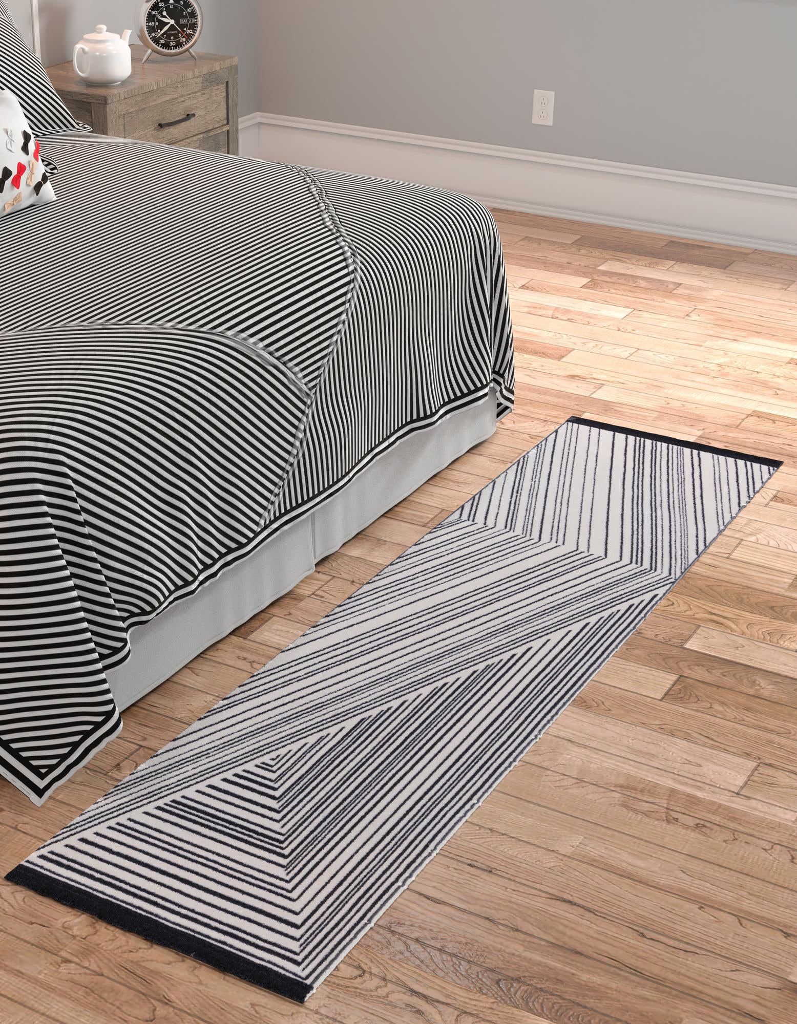 Black and White 2' x 6' 1 Milano Runner Rug | Rugs.com