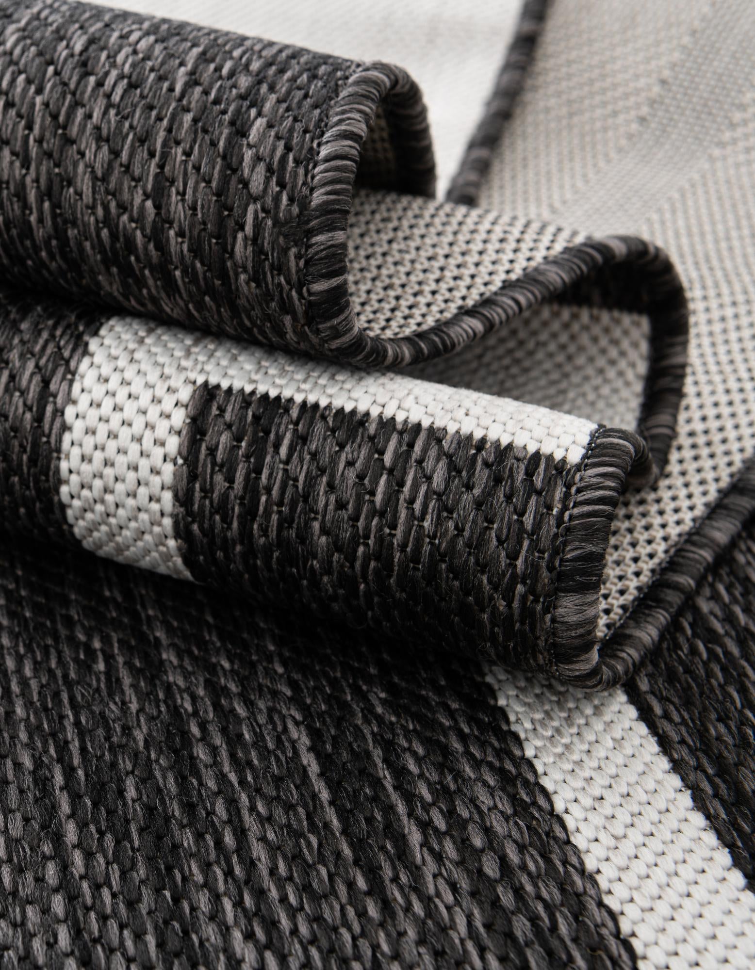 Black and White 2' x 6' Modern Indoor / Outdoor Runner Rug | Rugs.com