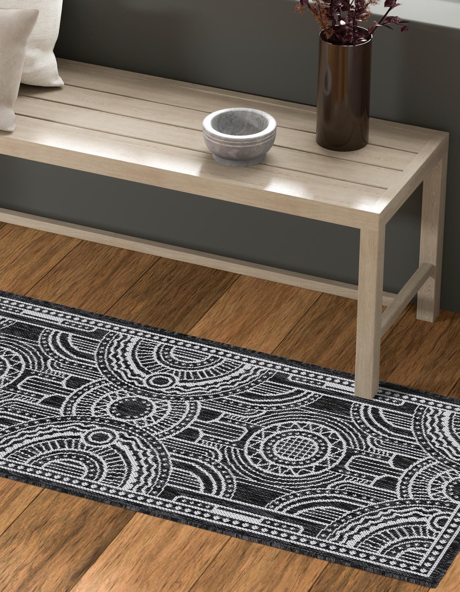 Black and White 2' x 5' 3 Traditional Indoor / Outdoor Runner Rug ...