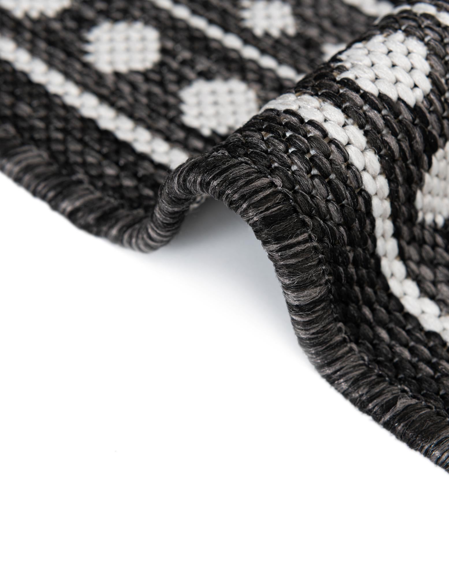 Black and White 2' x 5' 3 Traditional Indoor / Outdoor Runner Rug ...