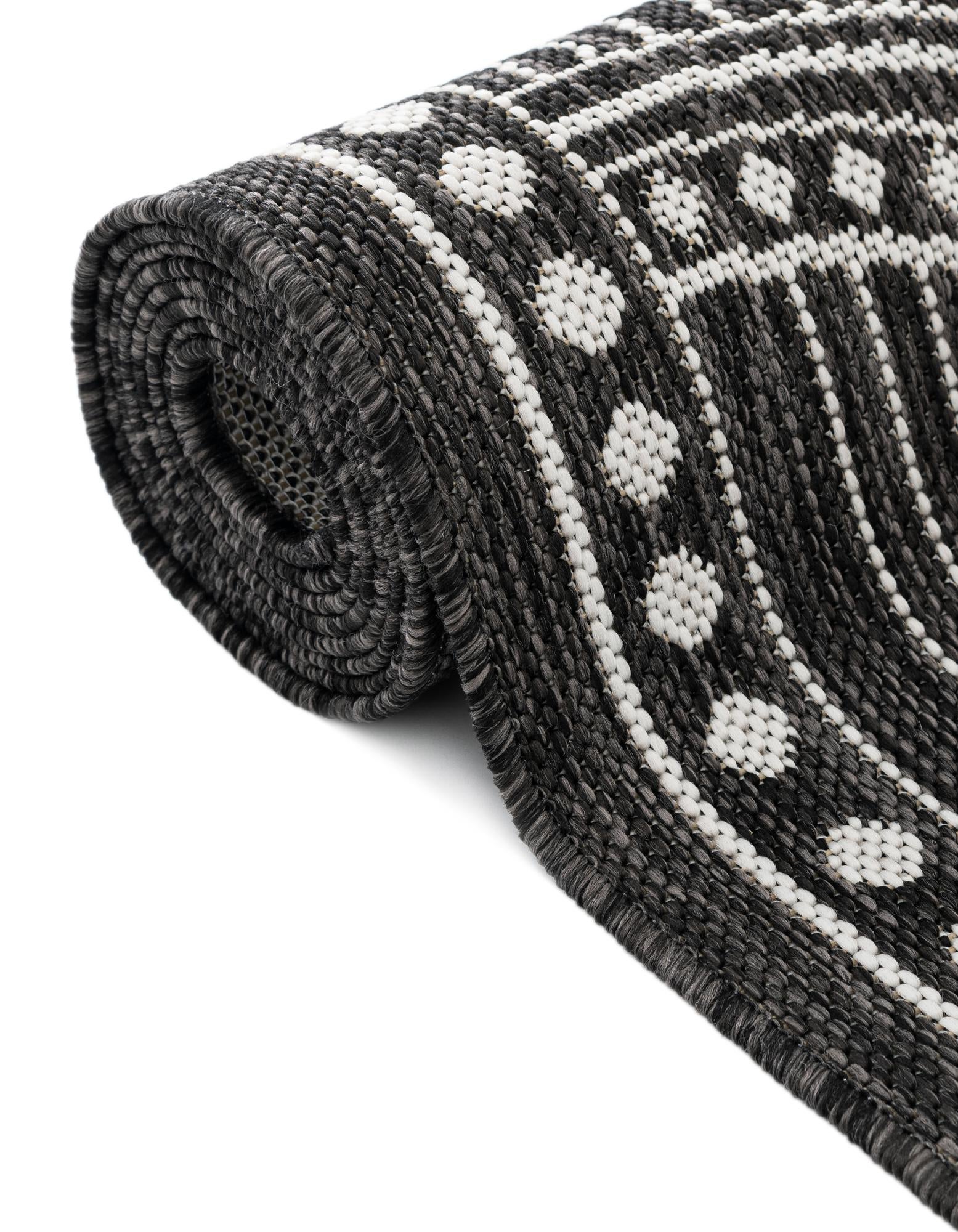 Black and White 2' x 5' 3 Traditional Indoor / Outdoor Runner Rug ...