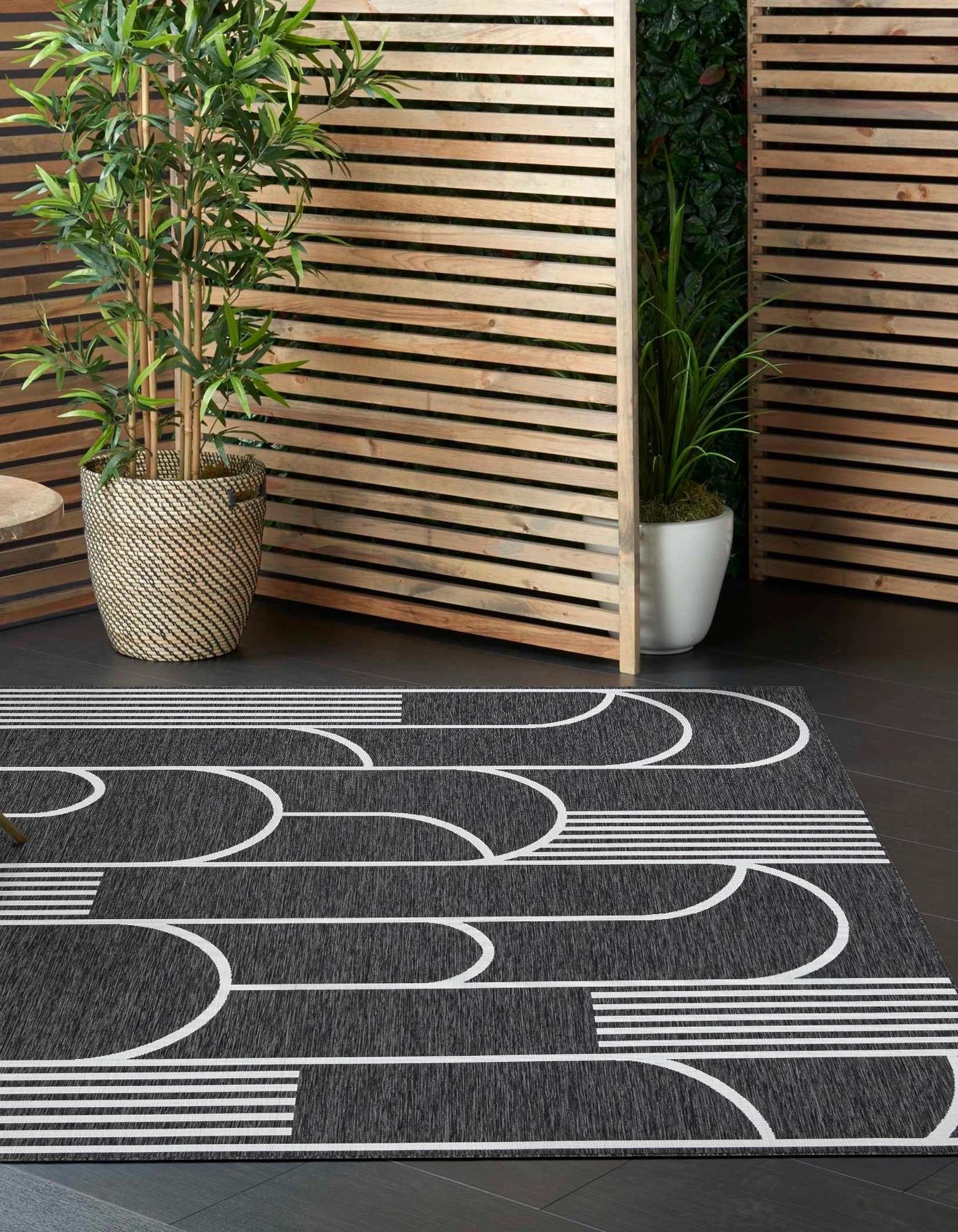 Black and White 7' 10 x 7' 10 Modern Indoor / Outdoor Square Rug | Rugs.com
