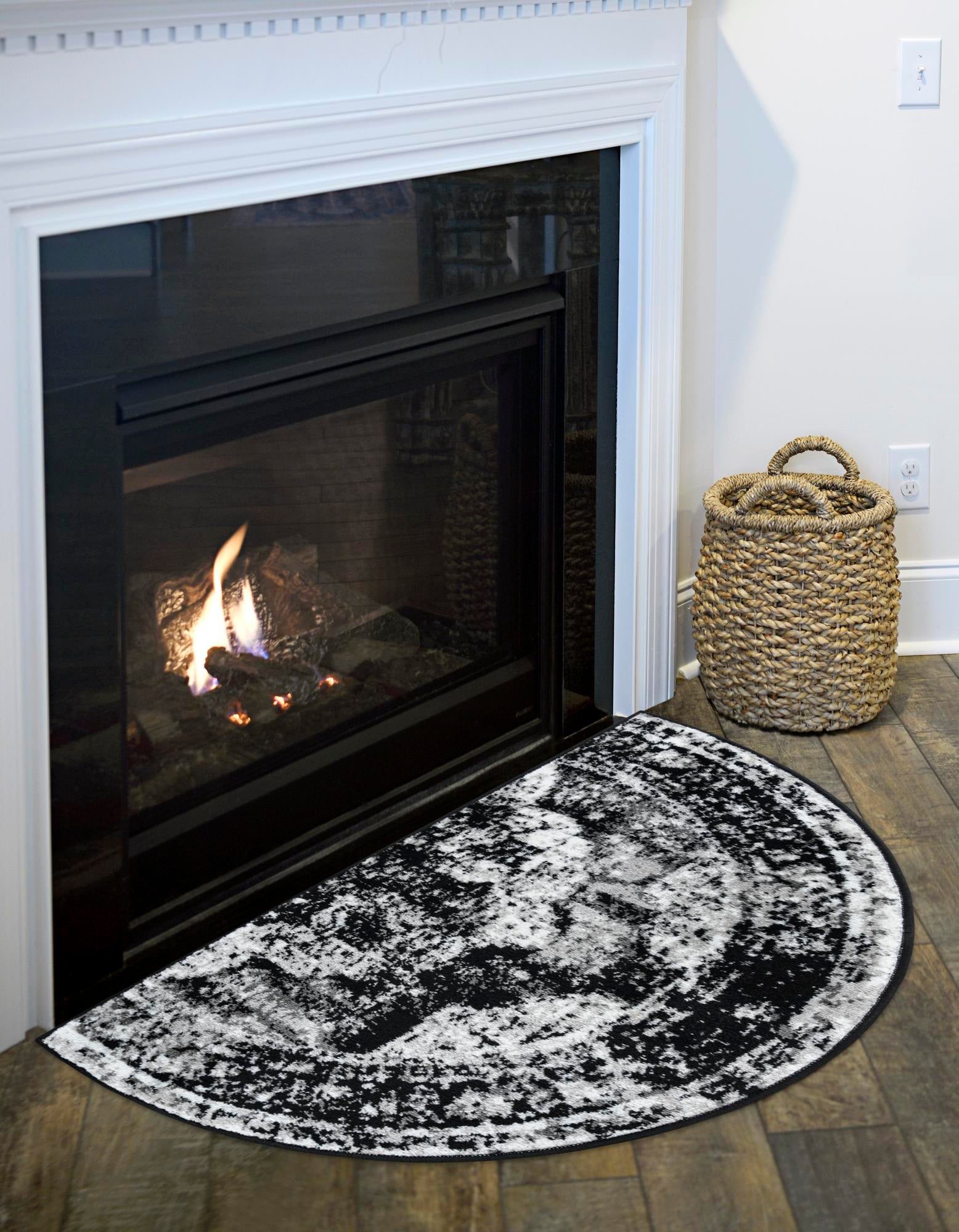 Black 2' 2 x 3' 7 Monte Carlo Hearth Rug | Rugs.com