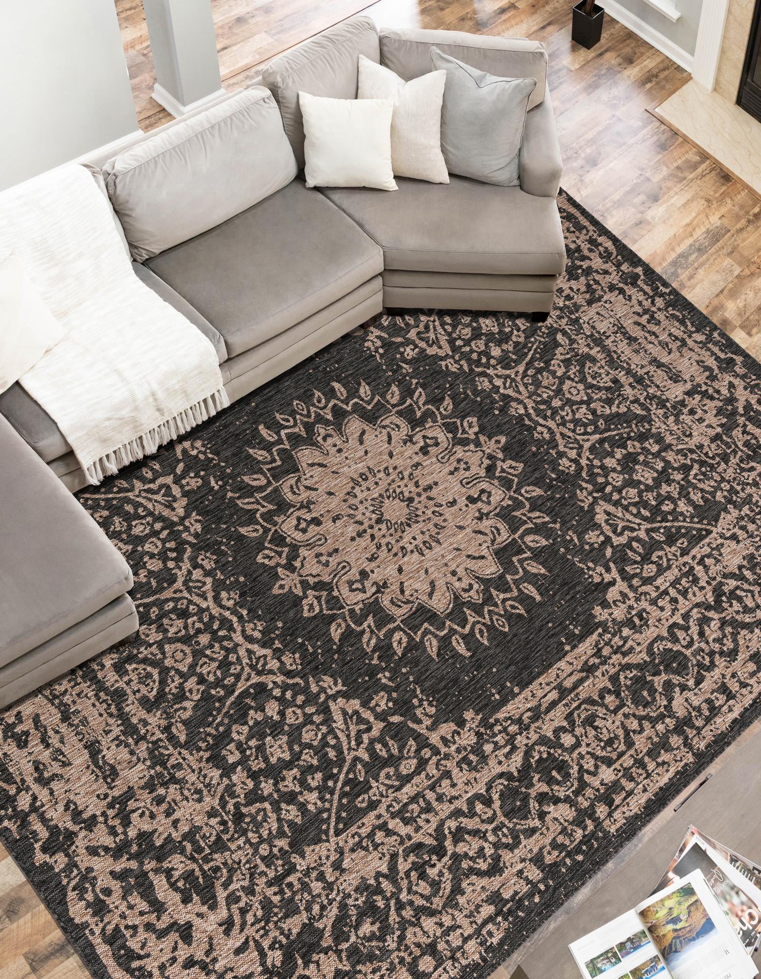 Black 10' x 14' Traditional Indoor / Outdoor Rug | Rugs.com