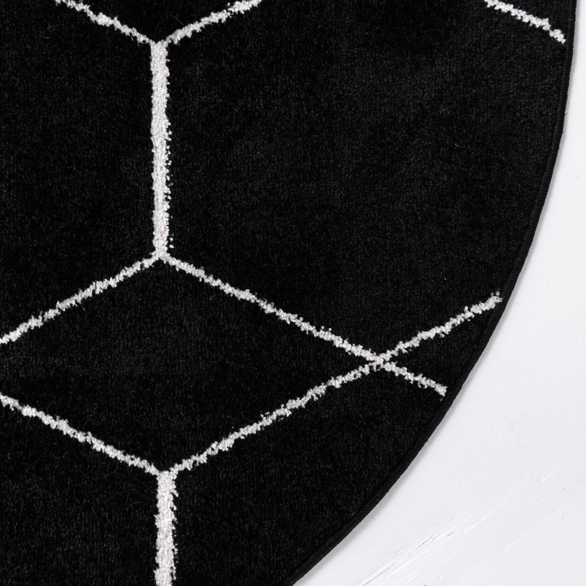 Black 5' x 5' Lattice Frieze Round Rug | Rugs.com