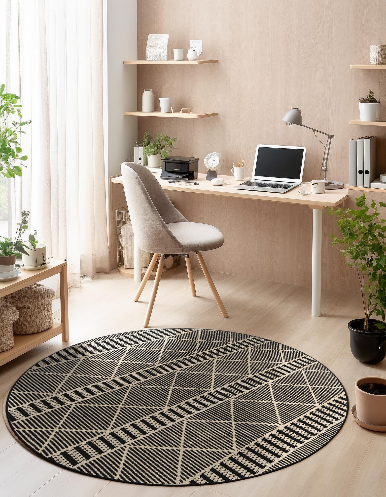 Black 10' x 10' Lattice Indoor / Outdoor Round Rug | Rugs.com