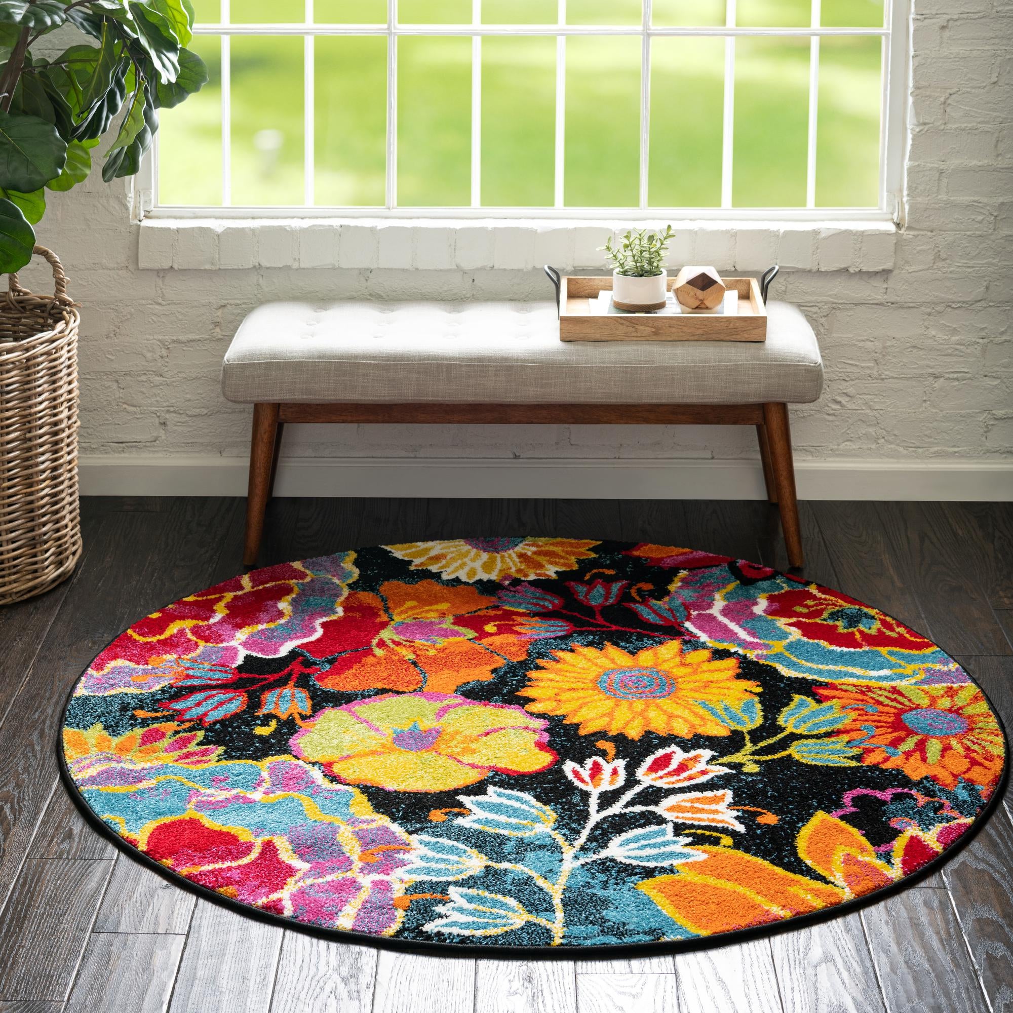 Black 3' 3 x 3' 3 Tuscany Round Rug | Rugs.com