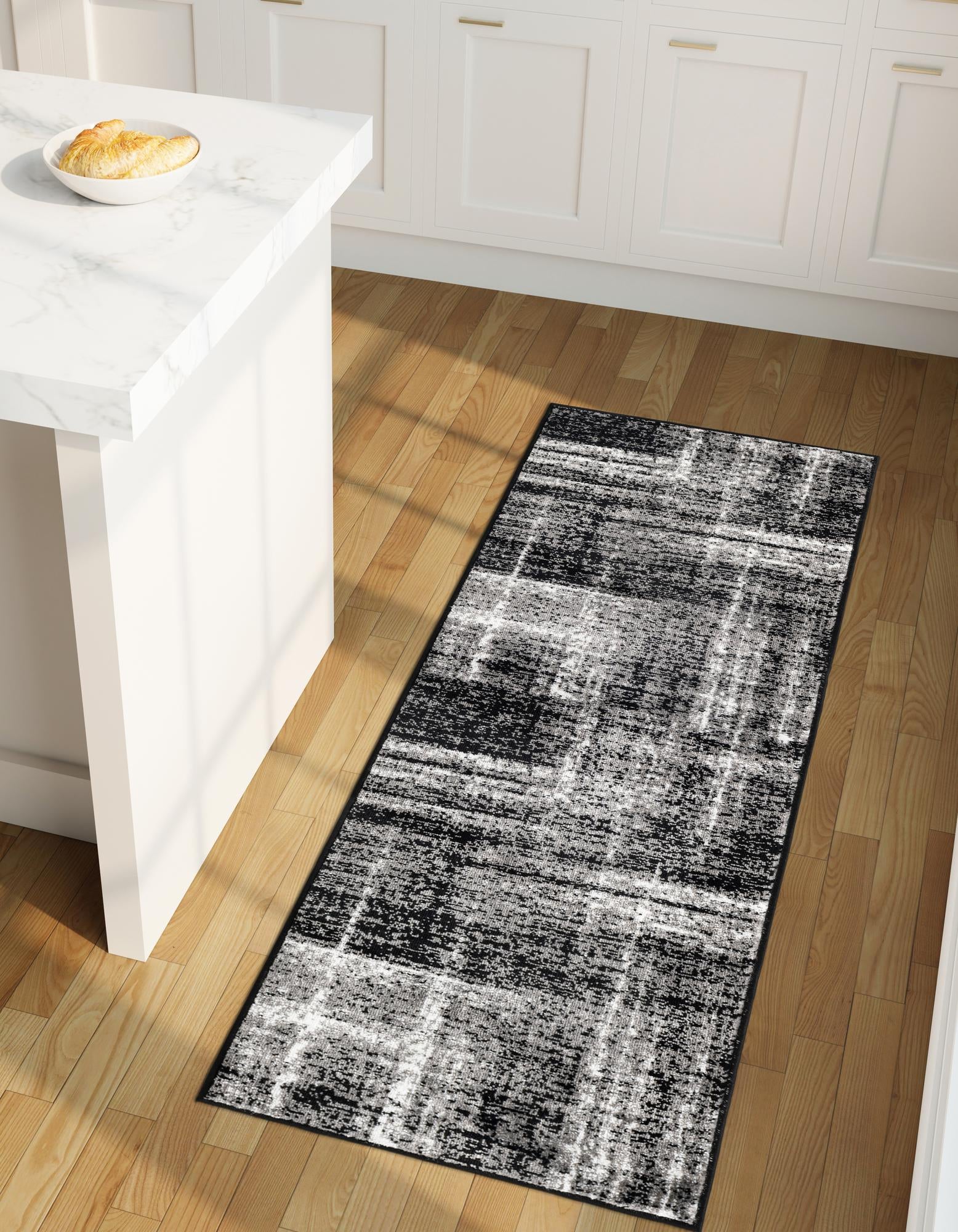 Black 2' 7 x 10' Laguna Runner Rug | Rugs.com