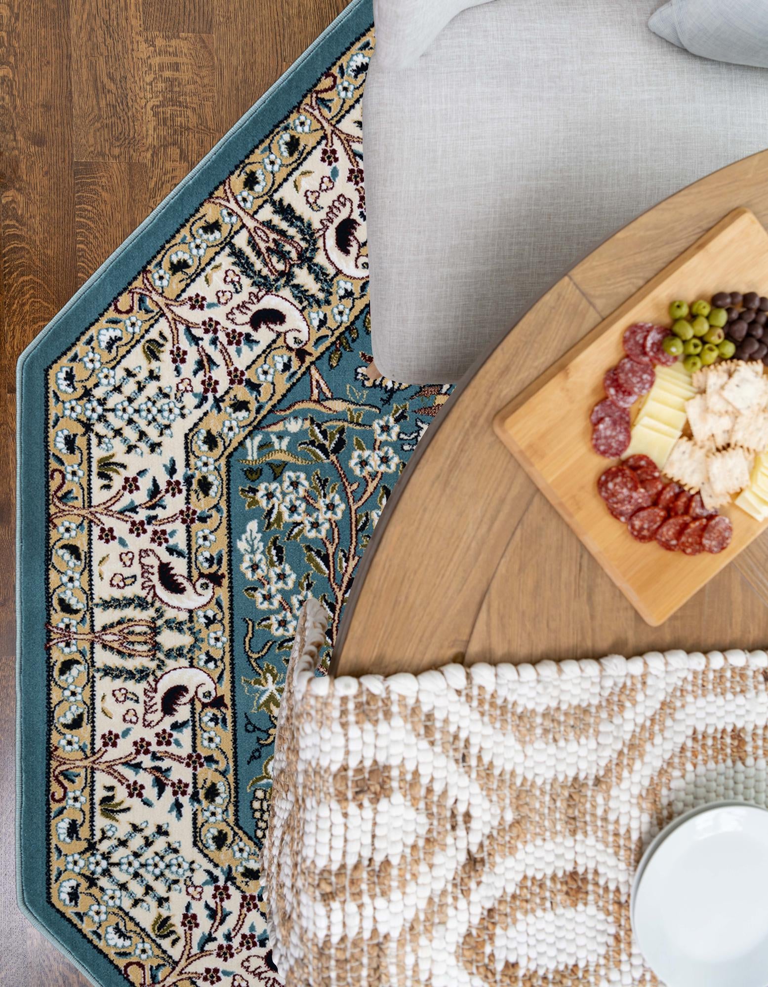 Blue 6' x 6' Nain Design Octagon Rug | Rugs.com