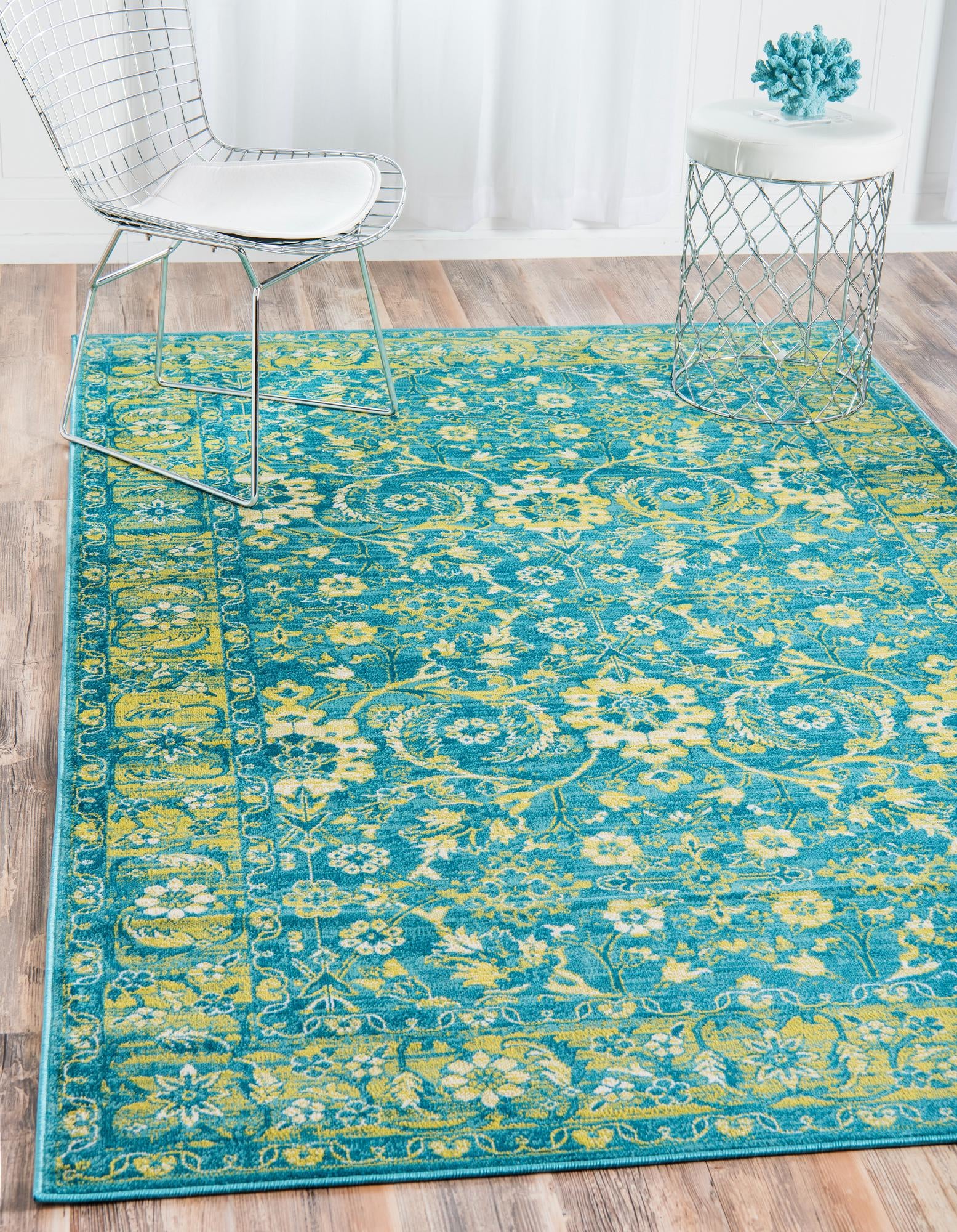 Light Aqua 7' x 10' Traditional Indoor / Outdoor Rug | Rugs.com