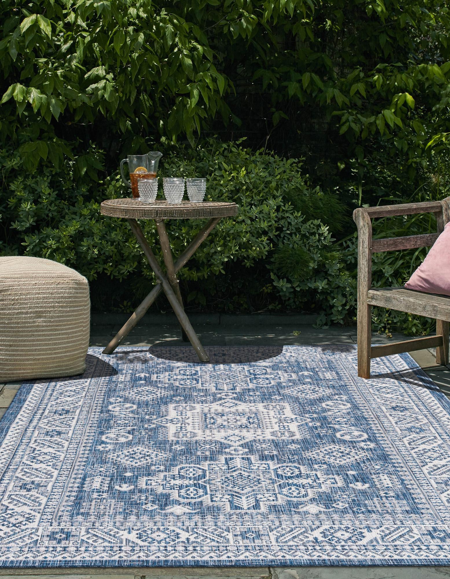 Blue 5' 3 x 7' 10 Aztec Indoor / Outdoor Rug | Rugs.com