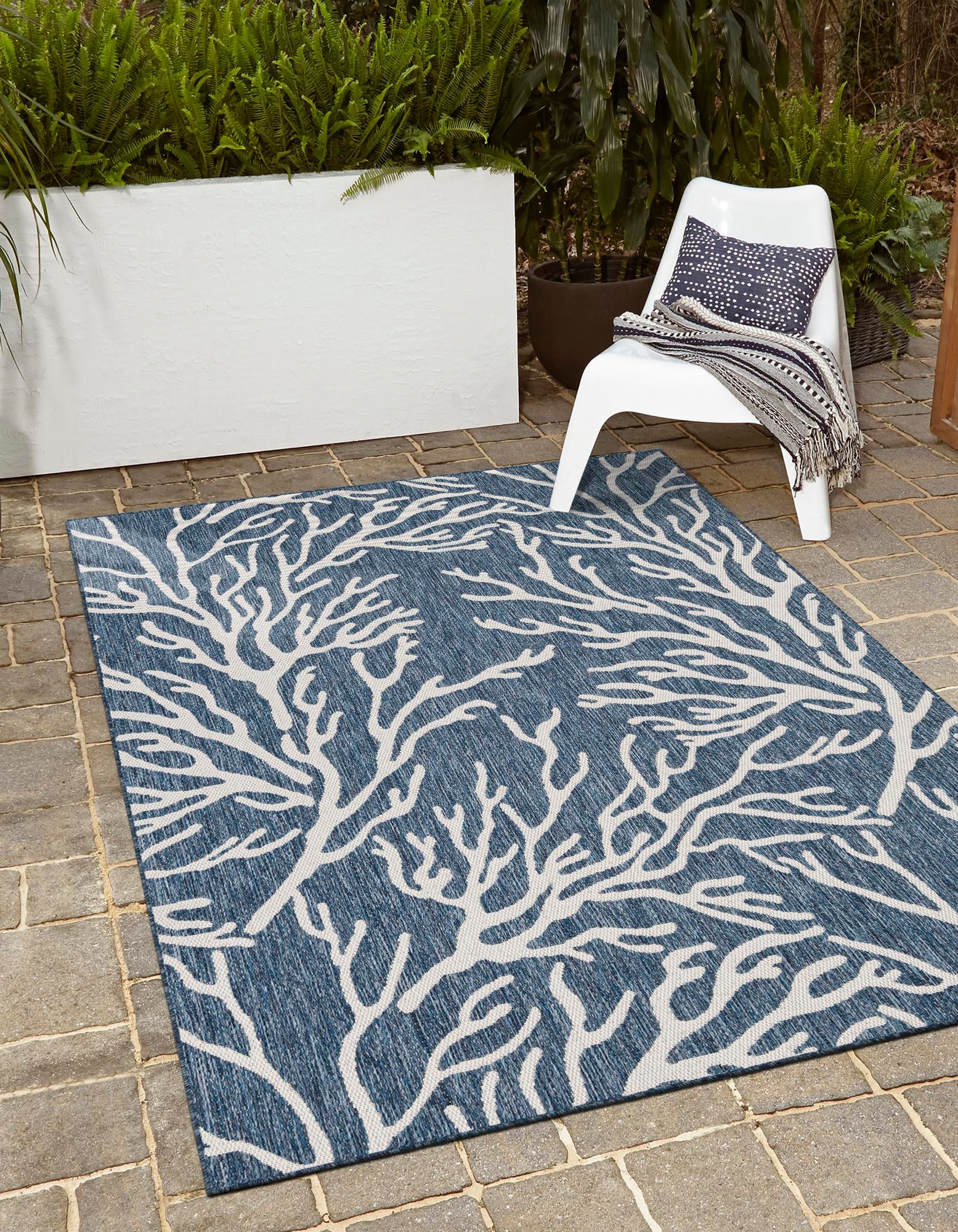 Blue 4' x 6' Coastal Indoor / Outdoor Rug | Rugs.com