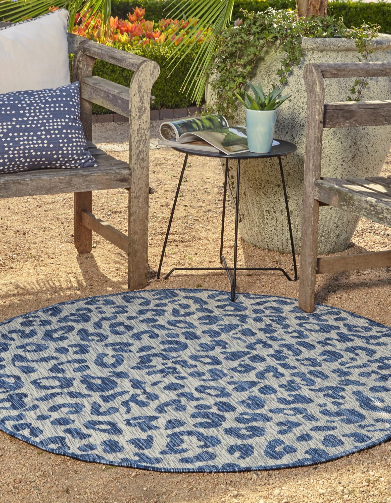 Blue 7' 10 x 7' 10 Safari Indoor / Outdoor Round Rug | Rugs.com