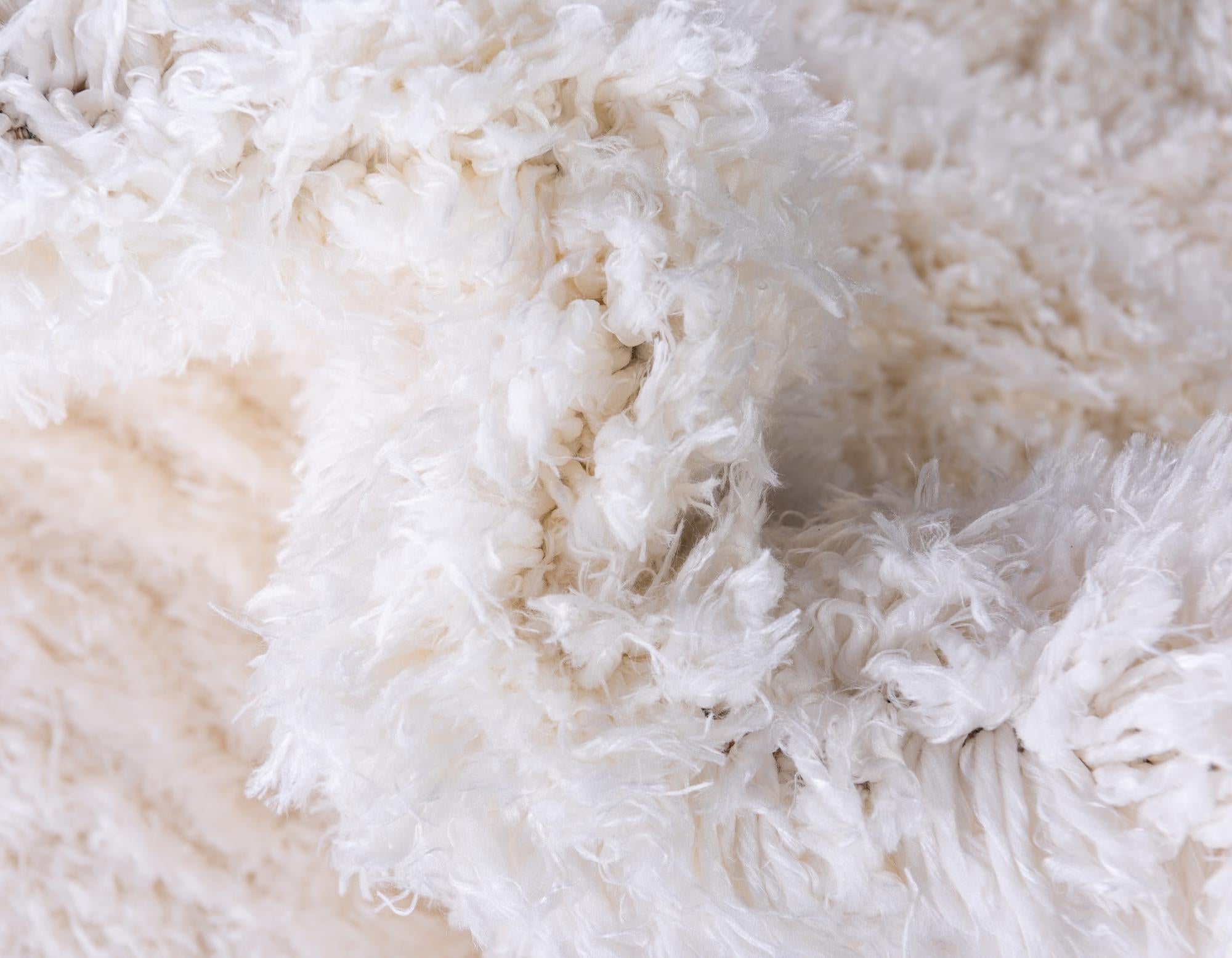 Bone 2' x 3' Marilyn Monroe™ Shag Rug | Rugs.com