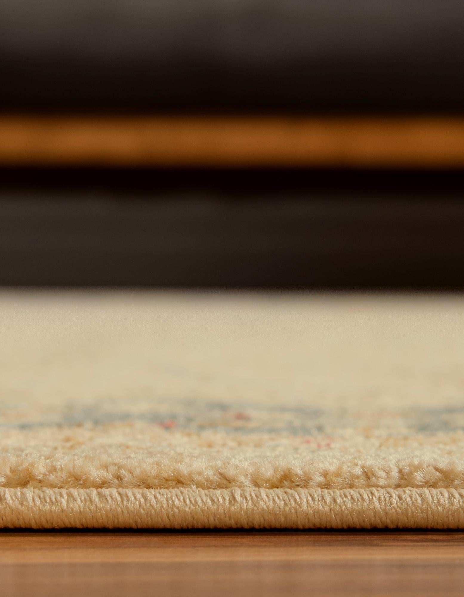 Champagne 3' 3 x 5' 3 Chelsea Rug | Rugs.com