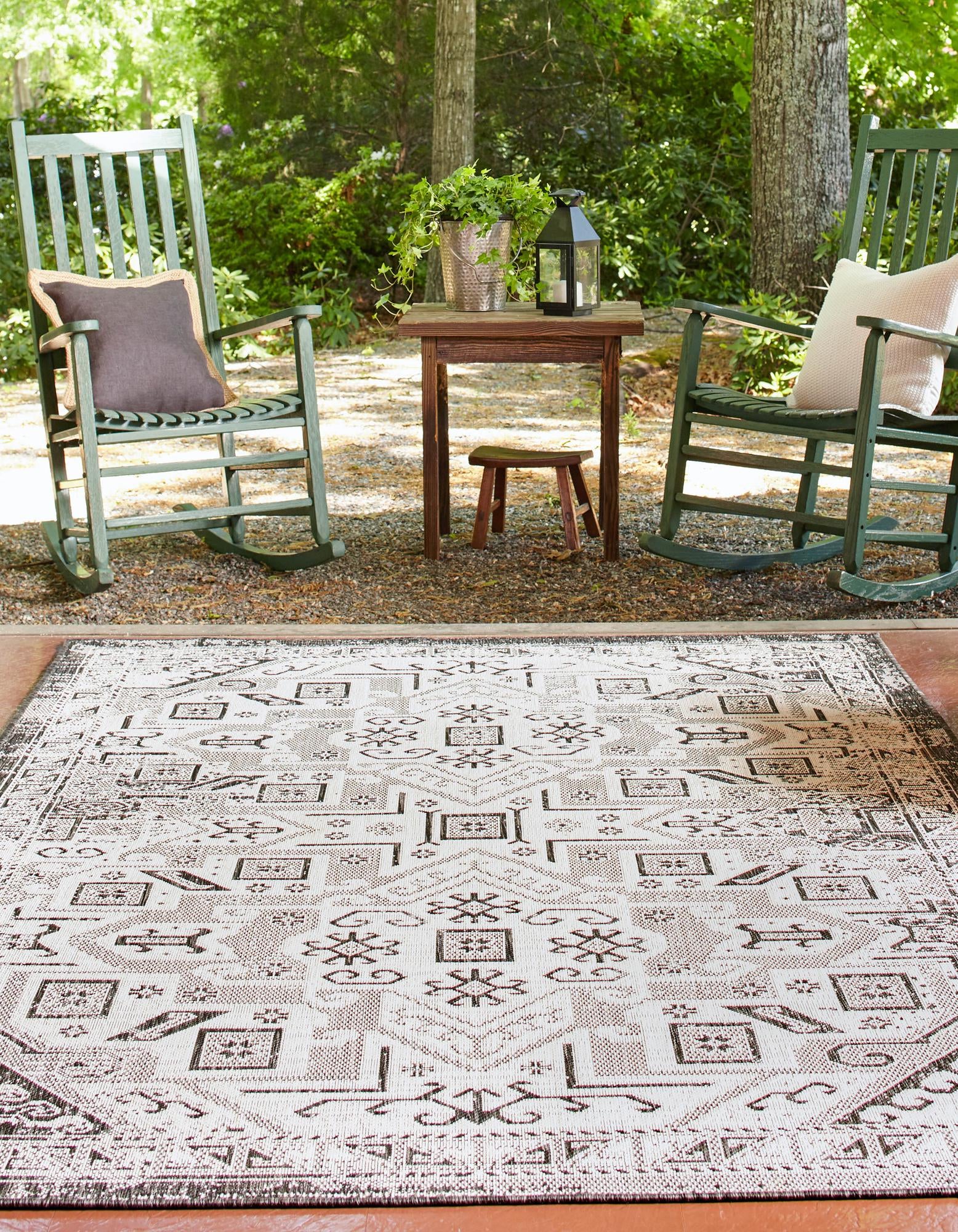 Charcoal Gray 2' x 3' Aztec Indoor / Outdoor Rug | Rugs.com