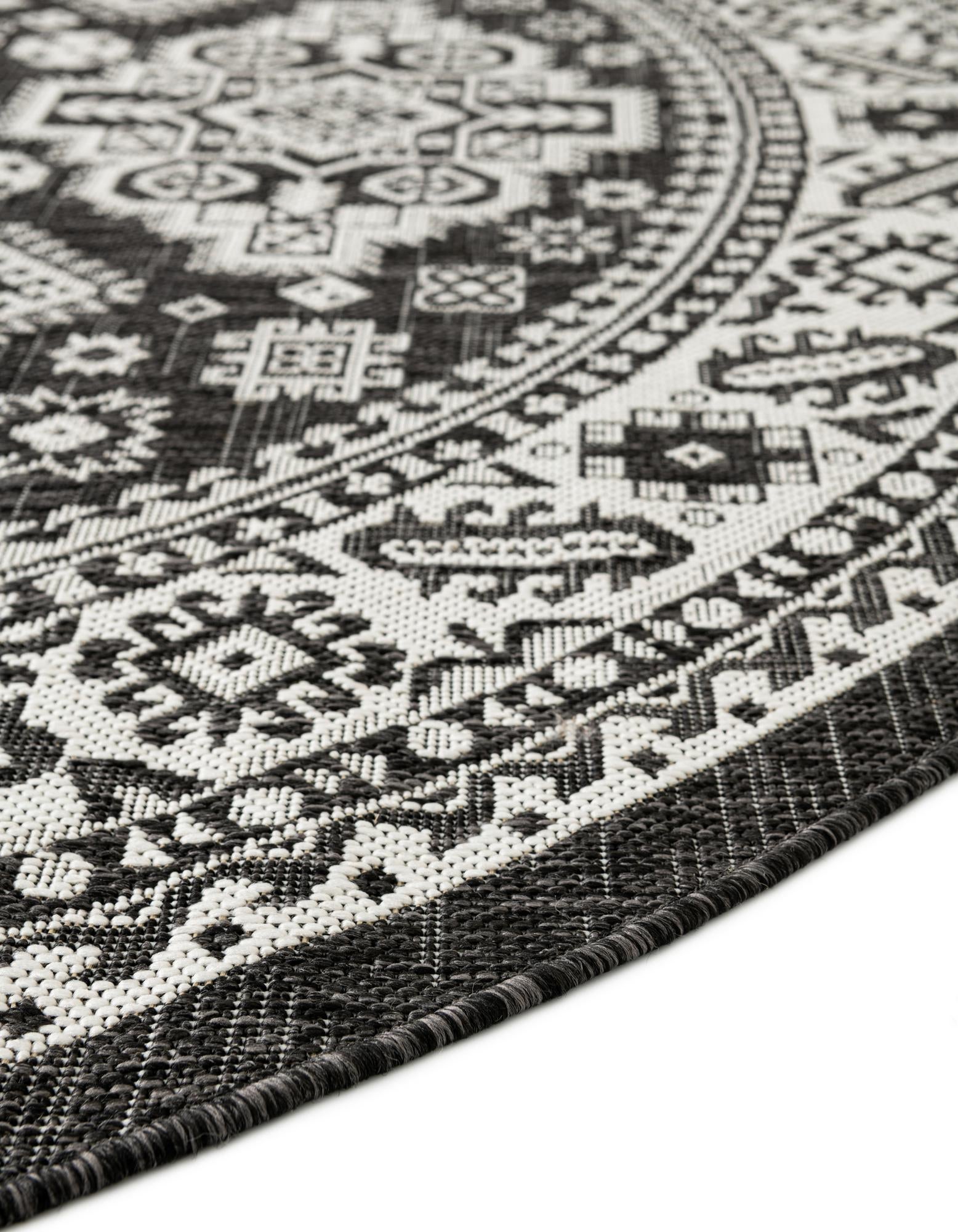 Charcoal Gray 10' x 10' Aztec Indoor / Outdoor Round Rug | Rugs.com