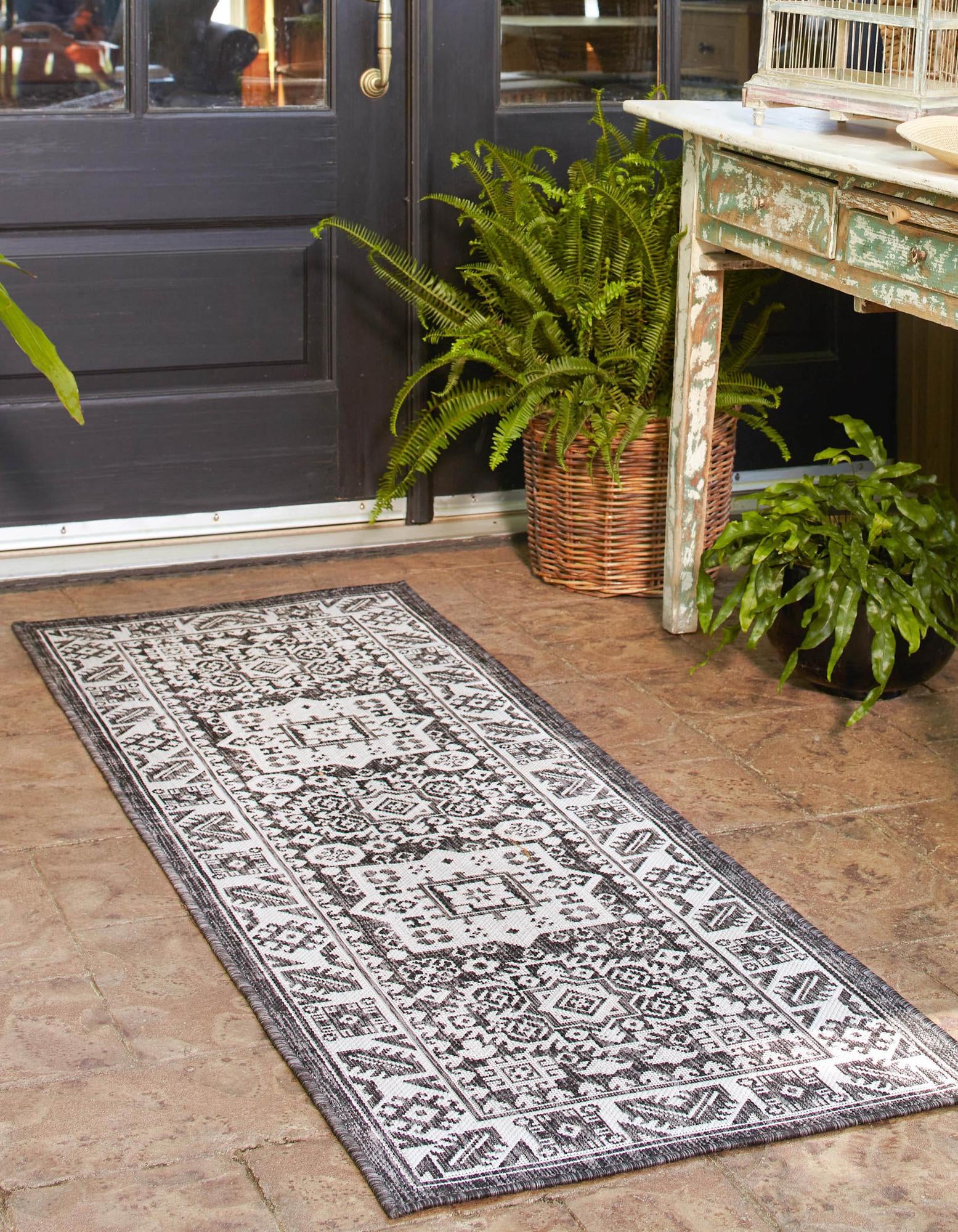 Charcoal Gray 2' x 6' Aztec Indoor / Outdoor Runner Rug | Rugs.com