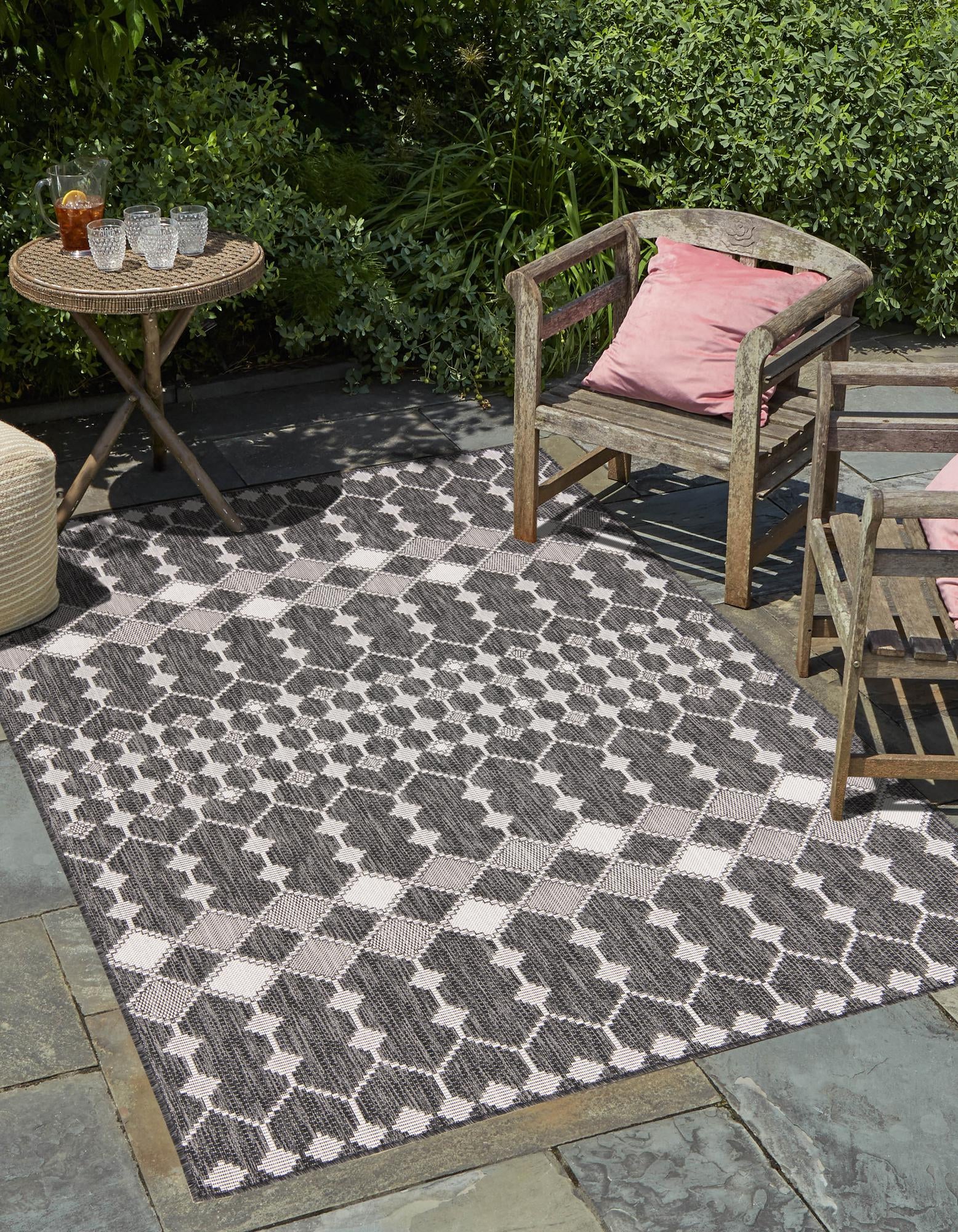 Charcoal 7' 10 x 11' Lattice Indoor / Outdoor Rug | Rugs.com