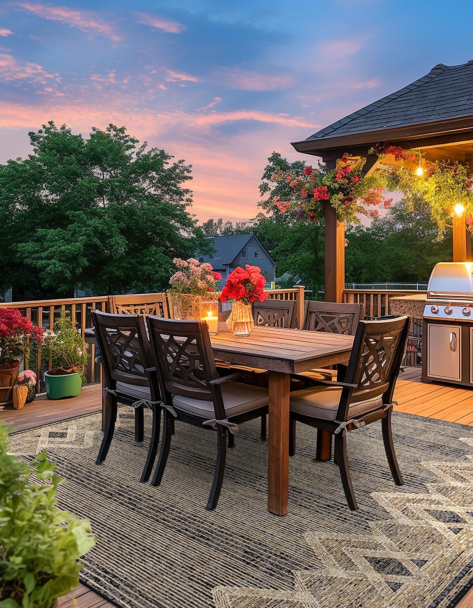 Charcoal 10' x 10' Modern Indoor / Outdoor Square Rug | Rugs.com