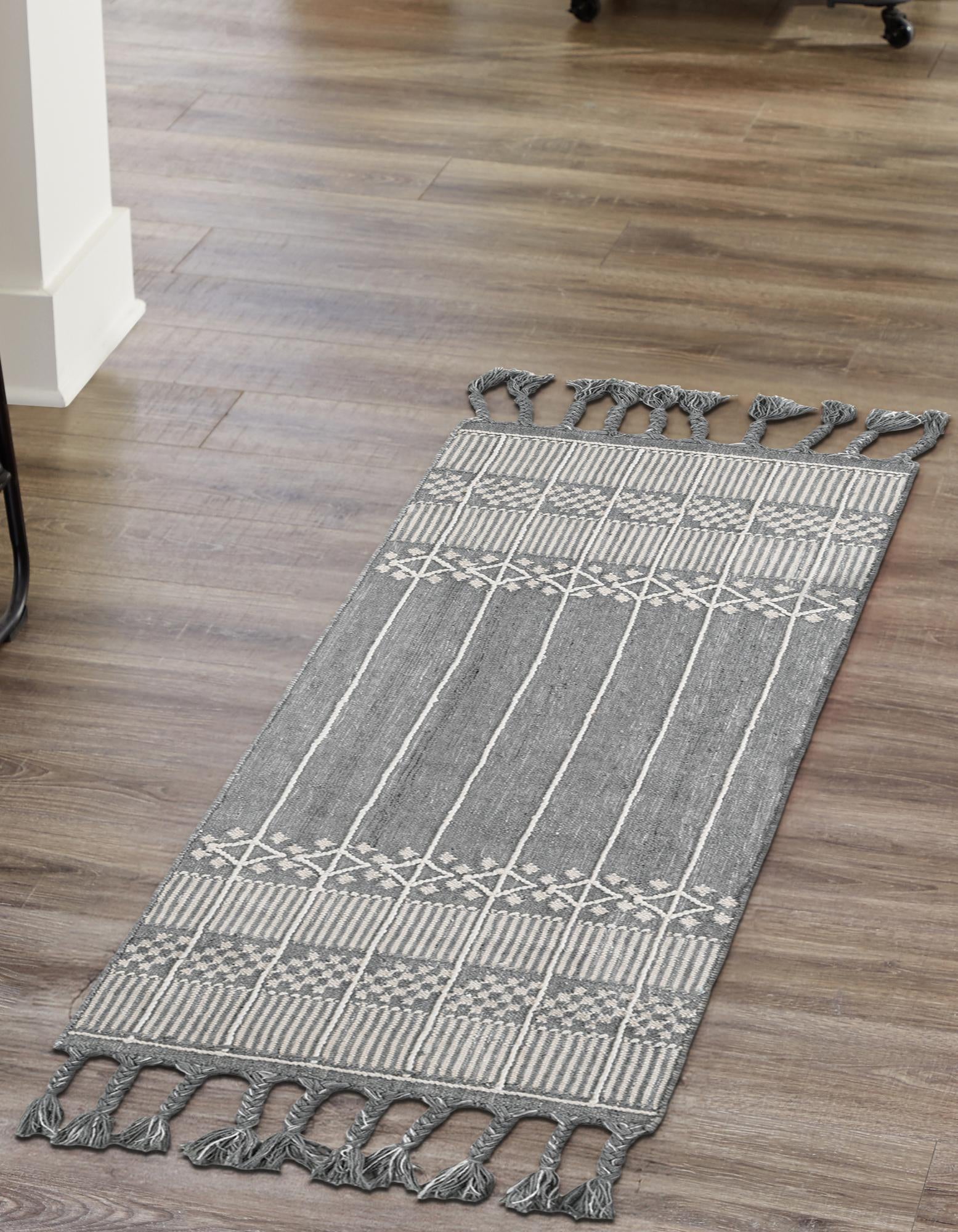 Cool Gray 2' 2 x 5' 1 Hand Woven Eco Bohemian Indoor Indoor / Outdoor ...