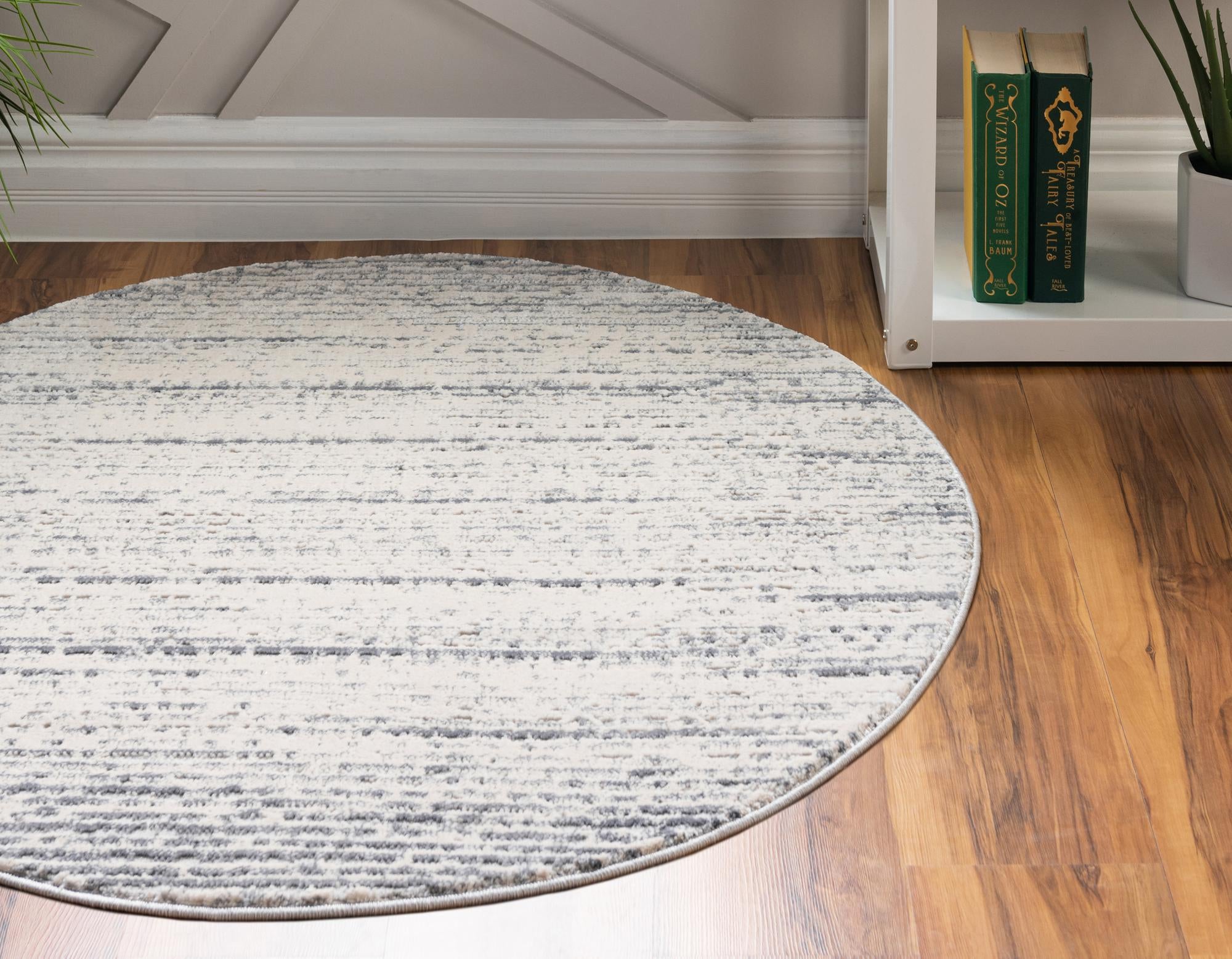 Cream 7' x 7' Oasis Round Rug | Rugs.com