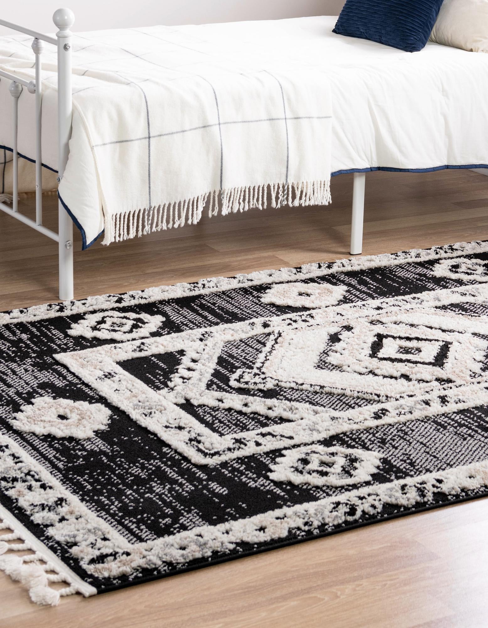Fossil Gray 2' x 3' 2 Cherokee Rug | Rugs.com