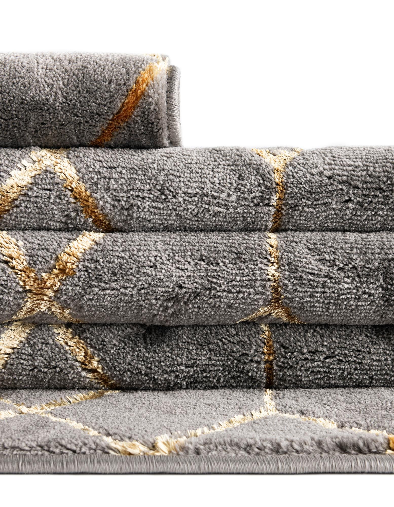 Gray Gold 2' x 3' Marilyn Monroe™ Glam Trellis Rug | Rugs.com