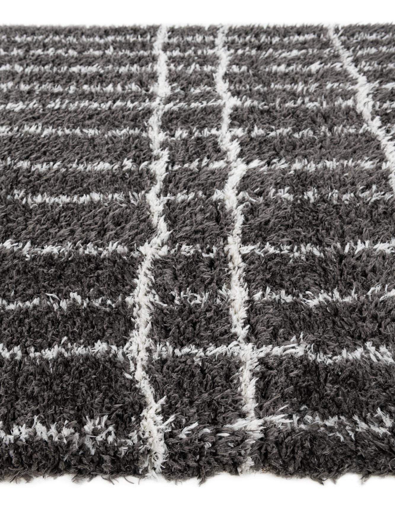 Gray 5' 3 x 7' 7 Lattice Shag Rug | Rugs.com