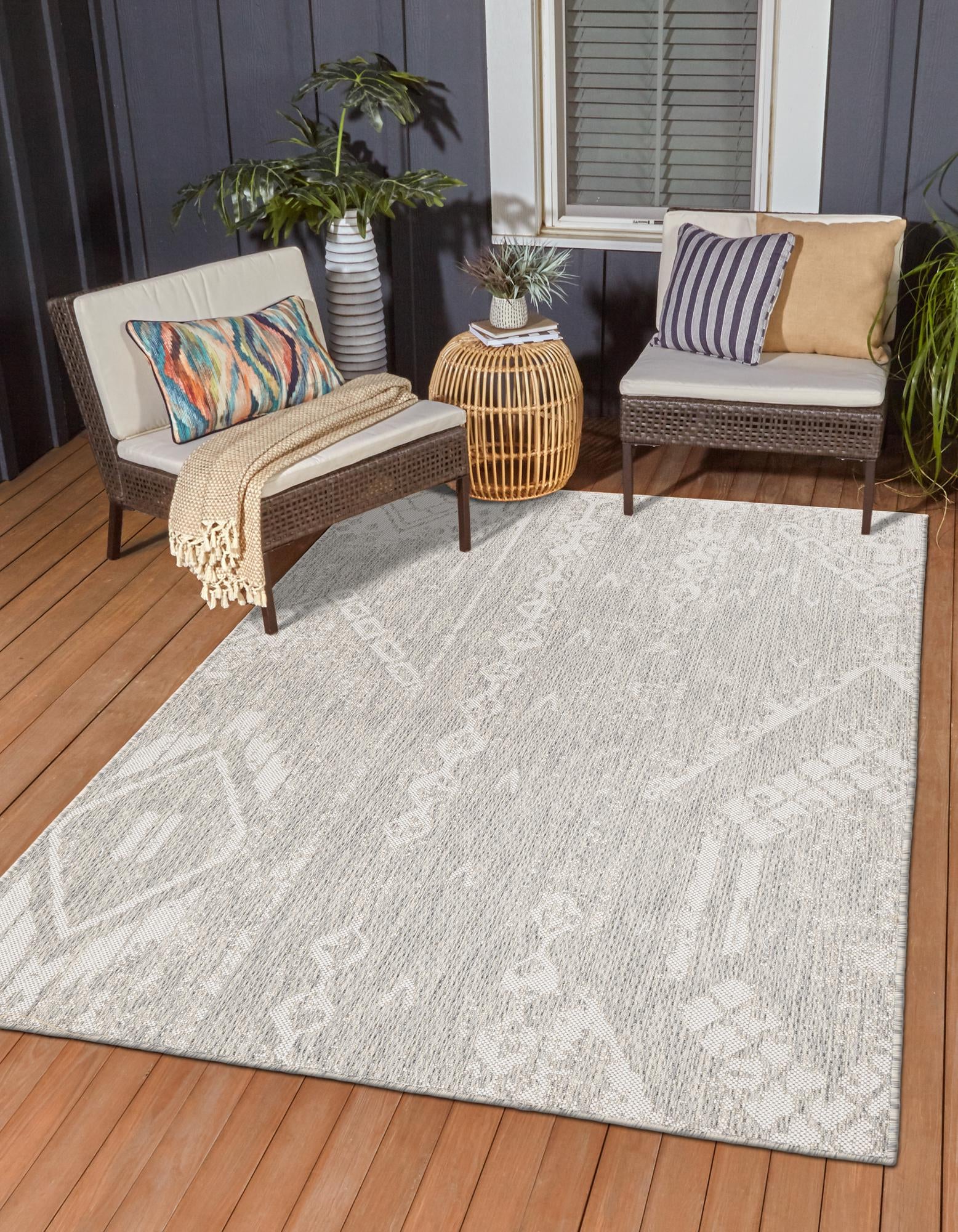 Gray 6' x 9' Bohemian Outdoor Rug | Rugs.com