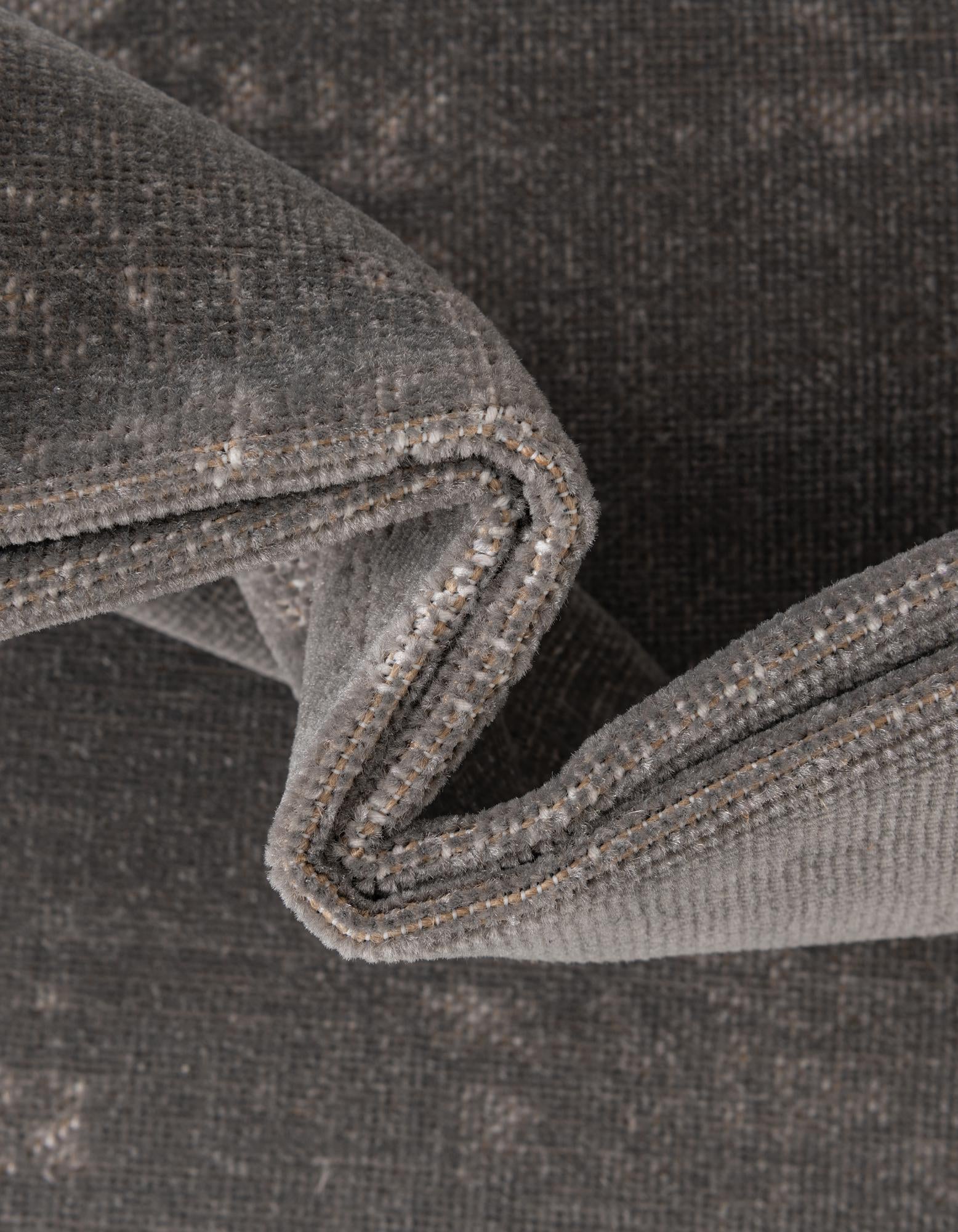 Gray 5' 3 x 8' Valencia Rug | Rugs.com