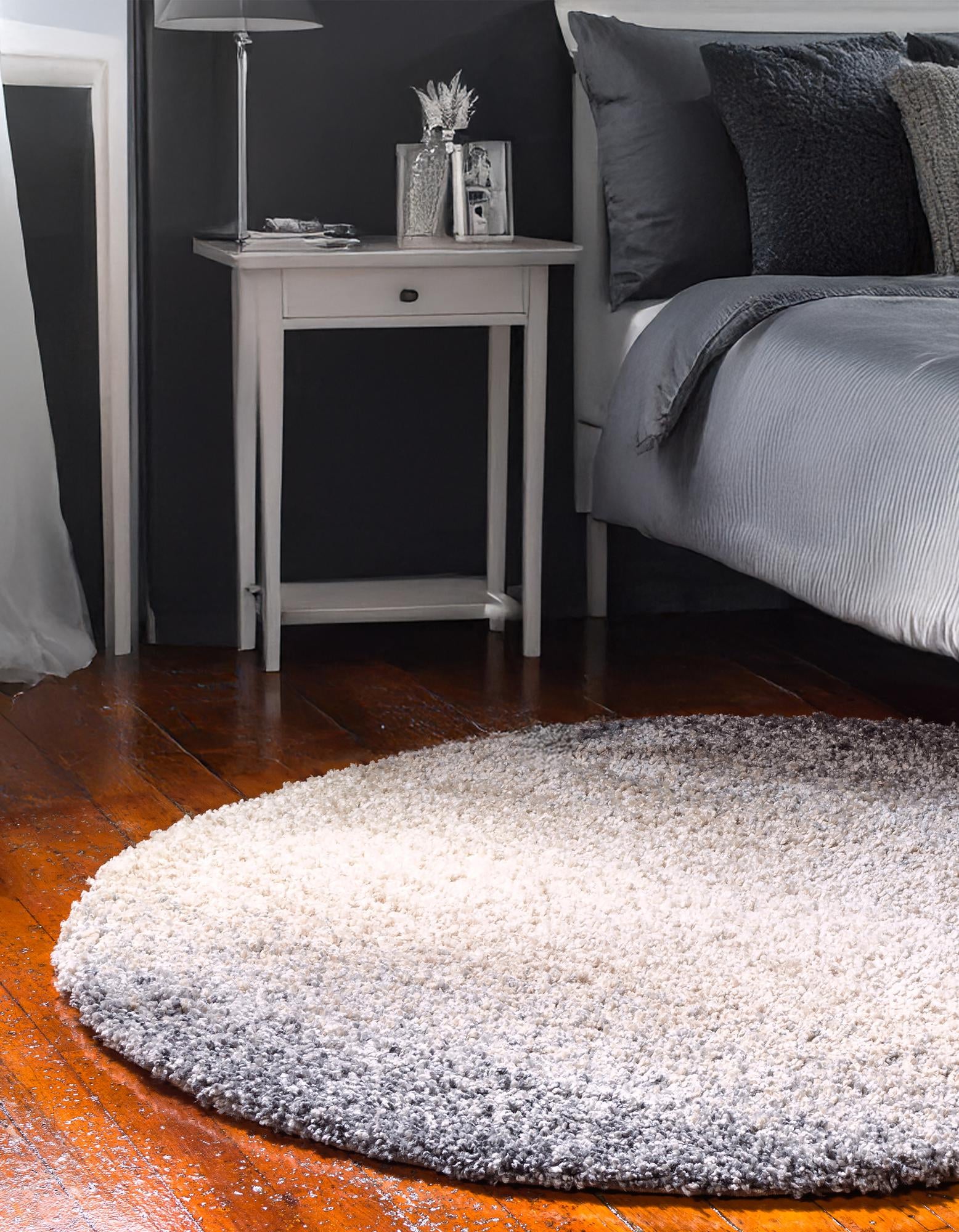 Gray 5' x 5' Athena Shag Round Rug | Rugs.com
