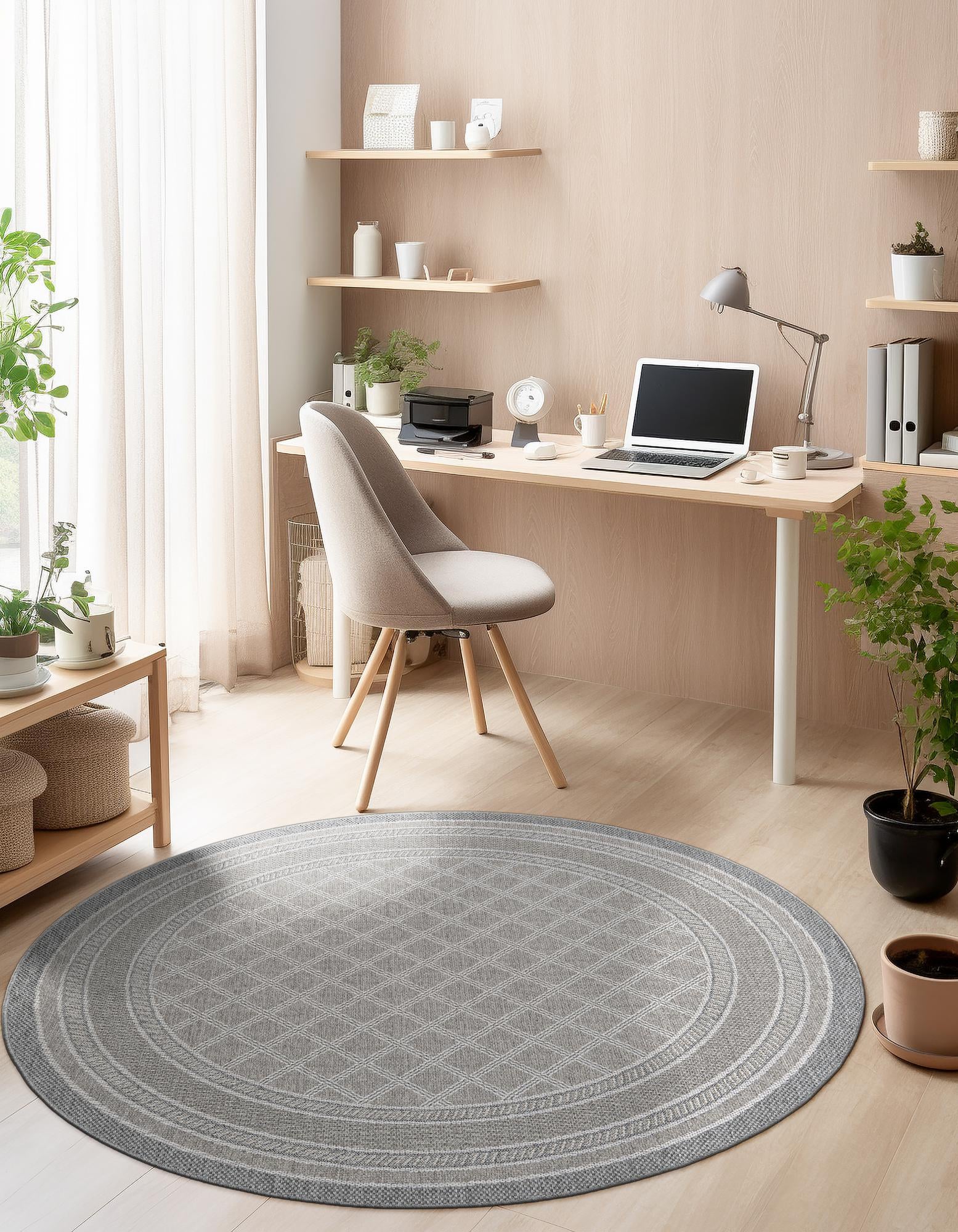 Gray 5' 1 x 5' 1 Lattice Indoor / Outdoor Round Rug | Rugs.com