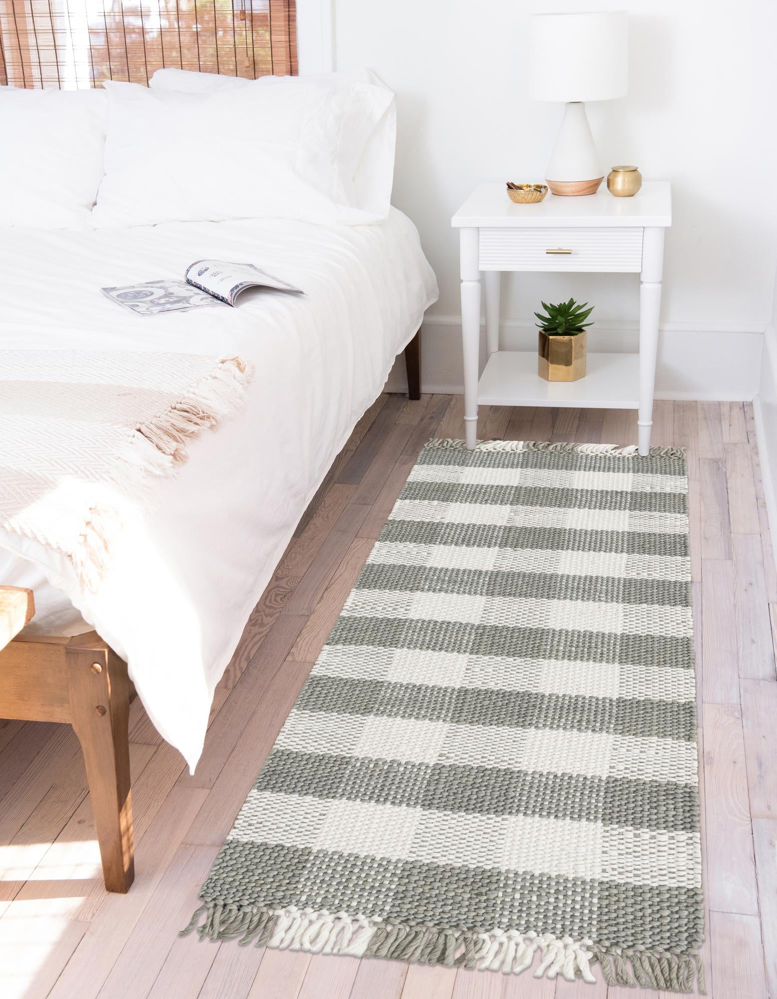 Gray 2' x 6' Eco Plaid Indoor Washable Indoor / Outdoor Runner Rug ...