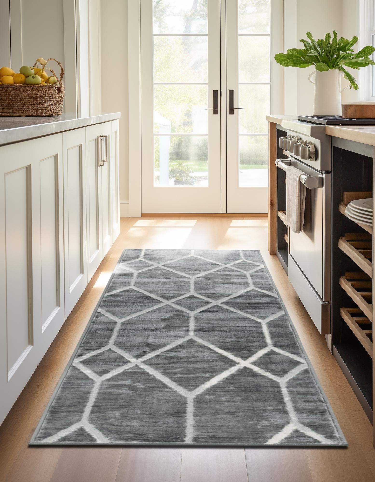 Gray 2' x 6' Lattice Trellis Runner Rug | Rugs.com