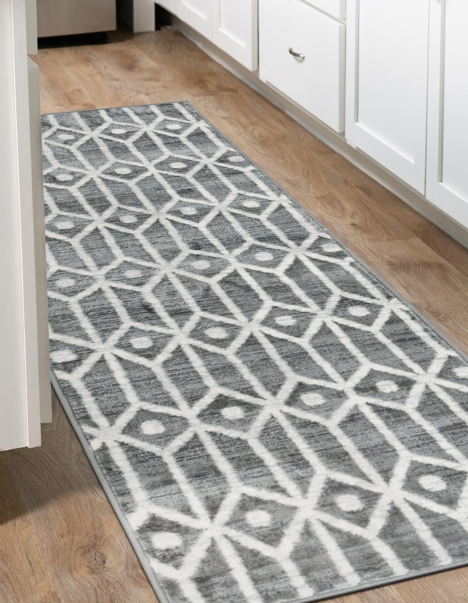 Gray 3' x 10' Lattice Trellis Runner Rug | Rugs.com