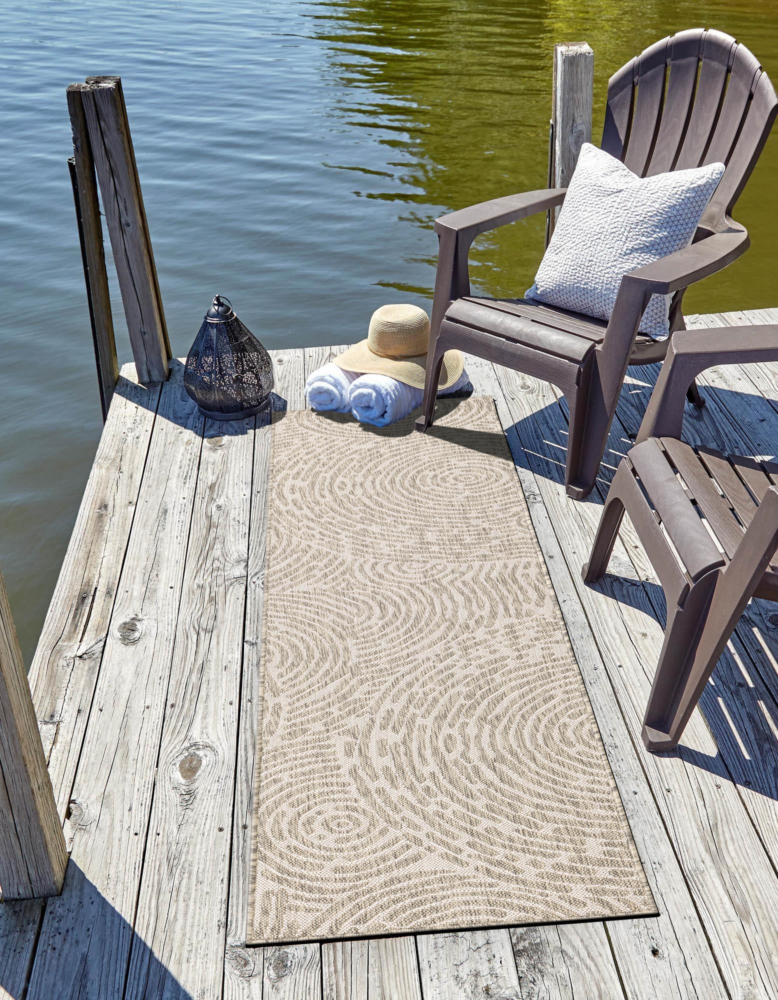 Gray 2' x 4' Modern Indoor / Outdoor Runner Rug | Rugs.com