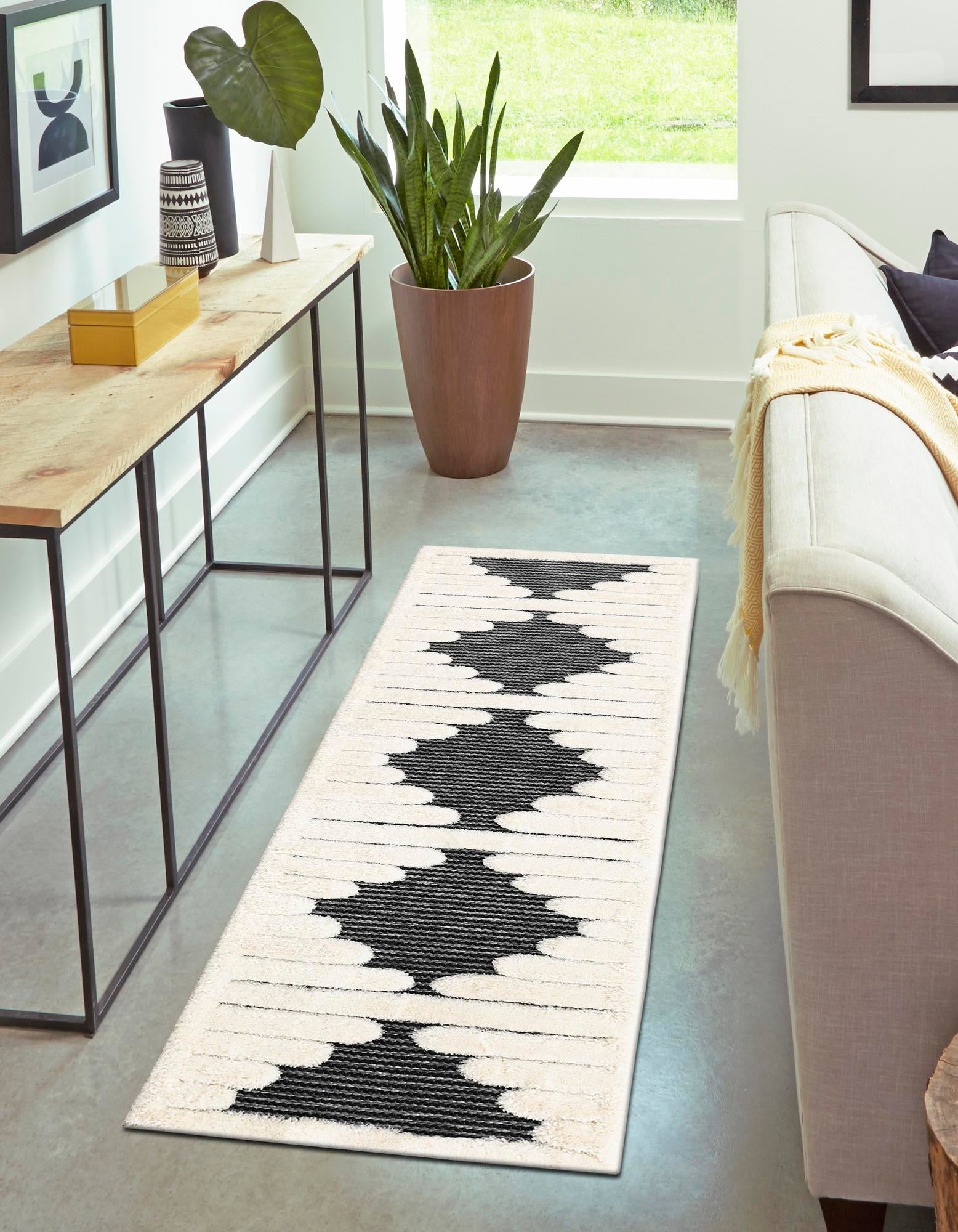 Gray 2' x 5' Prismatic Runner Rug | Rugs.com