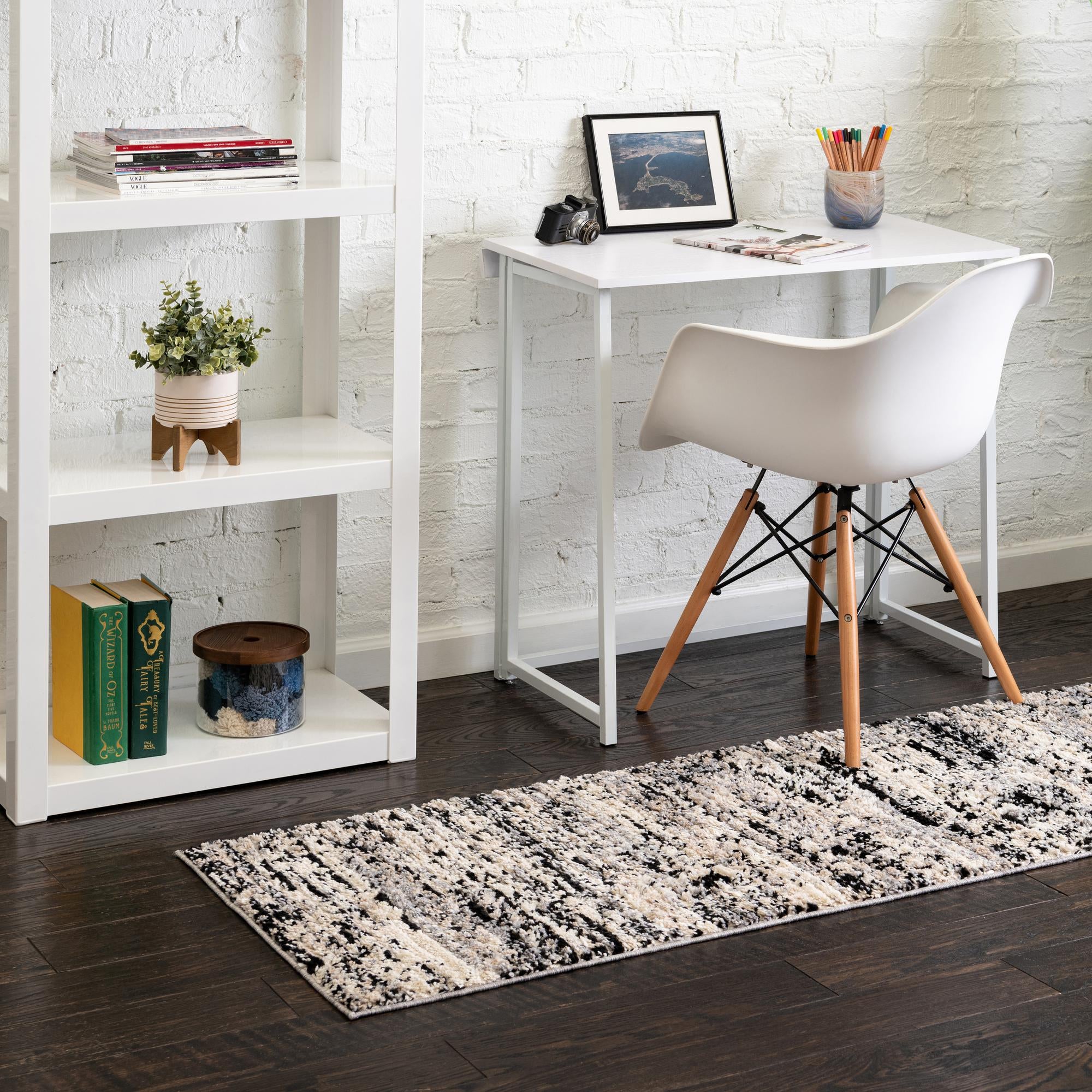 Gray 2' 7 x 12' Tucson Runner Rug | Rugs.com