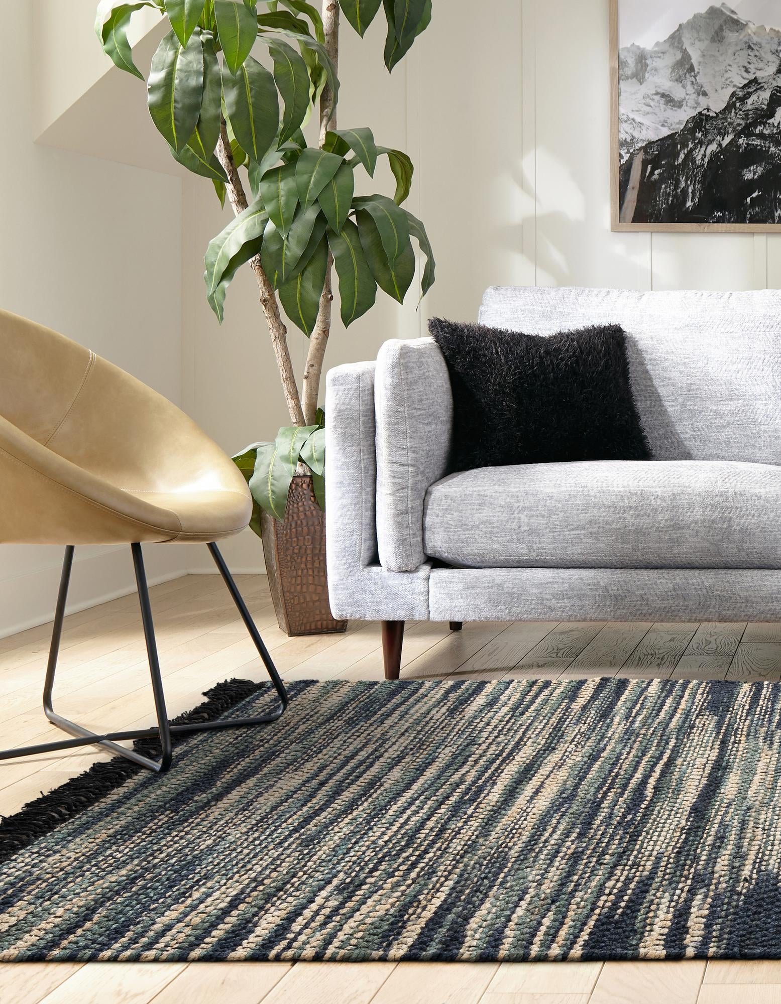 Green and Ivory 4' 1 x 6' 1 Hand Woven Chunky Jute Rug | Rugs.com