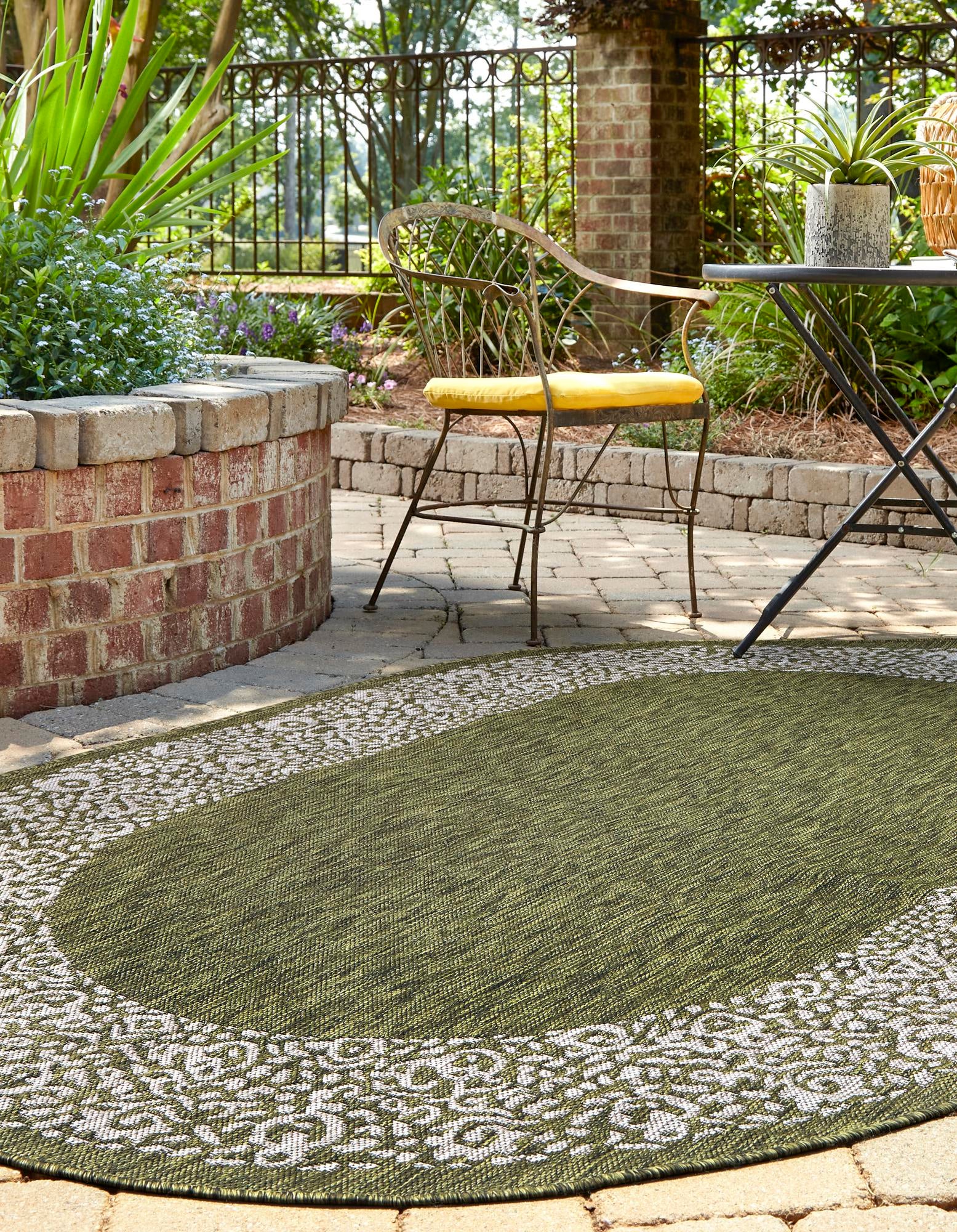 Green 3' 3 x 5' 3 Border Indoor / Outdoor Oval Rug | Rugs.com