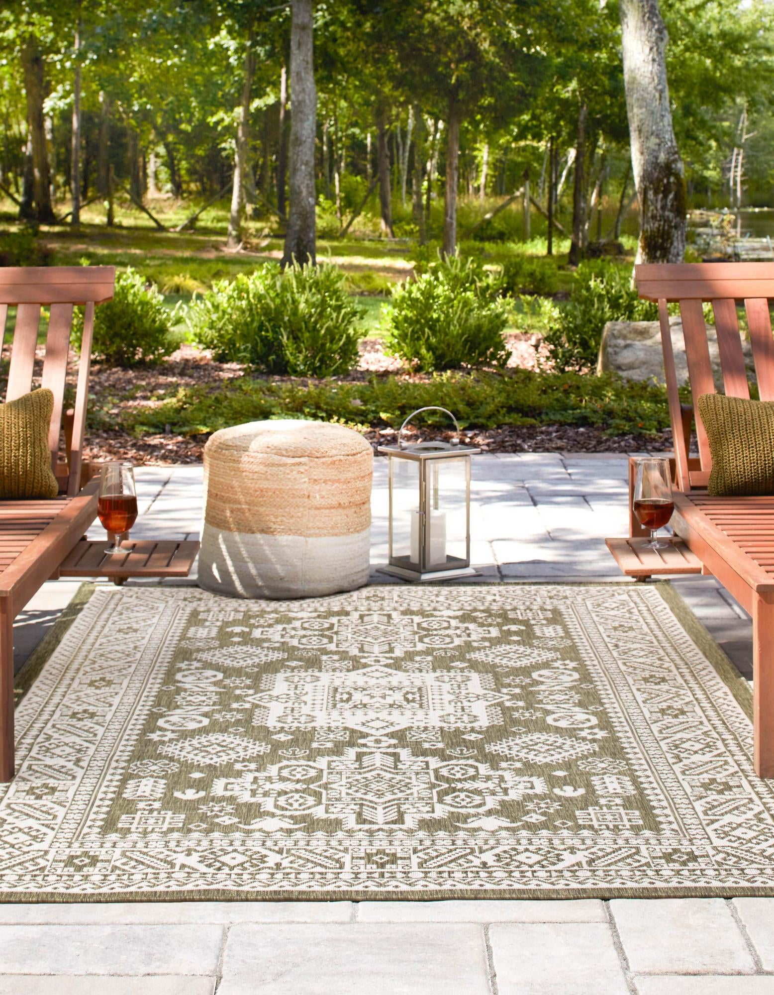 Green 9' x 12' Aztec Indoor / Outdoor Rug | Rugs.com
