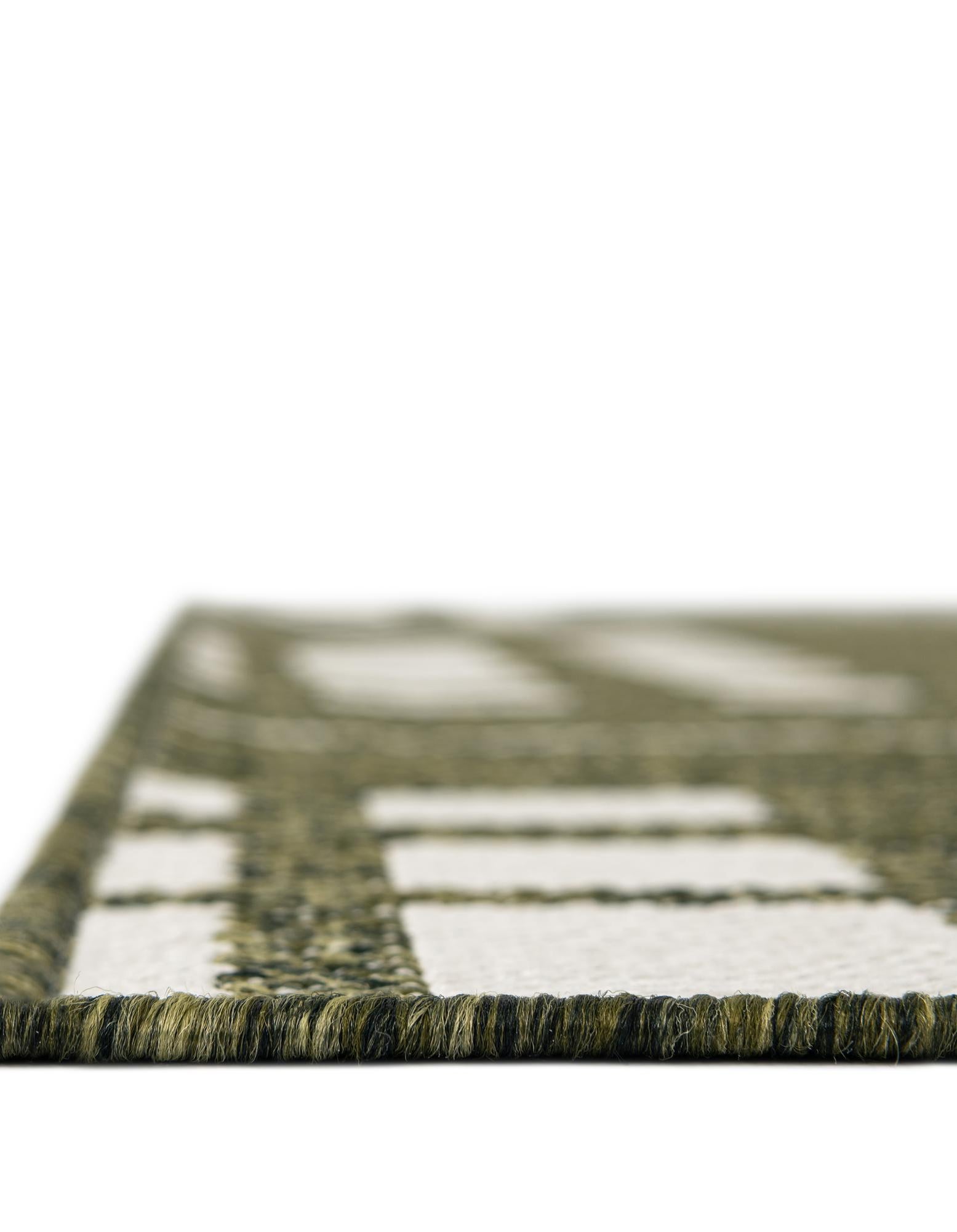 Green 4' x 6' Checkered Indoor / Outdoor Rug | Rugs.com