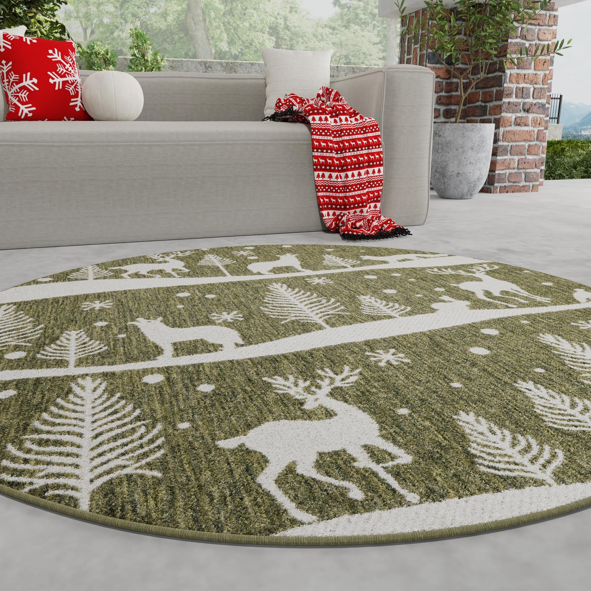 Green 7' 10 x 7' 10 Holiday Indoor / Outdoor Round Rug | Rugs.com