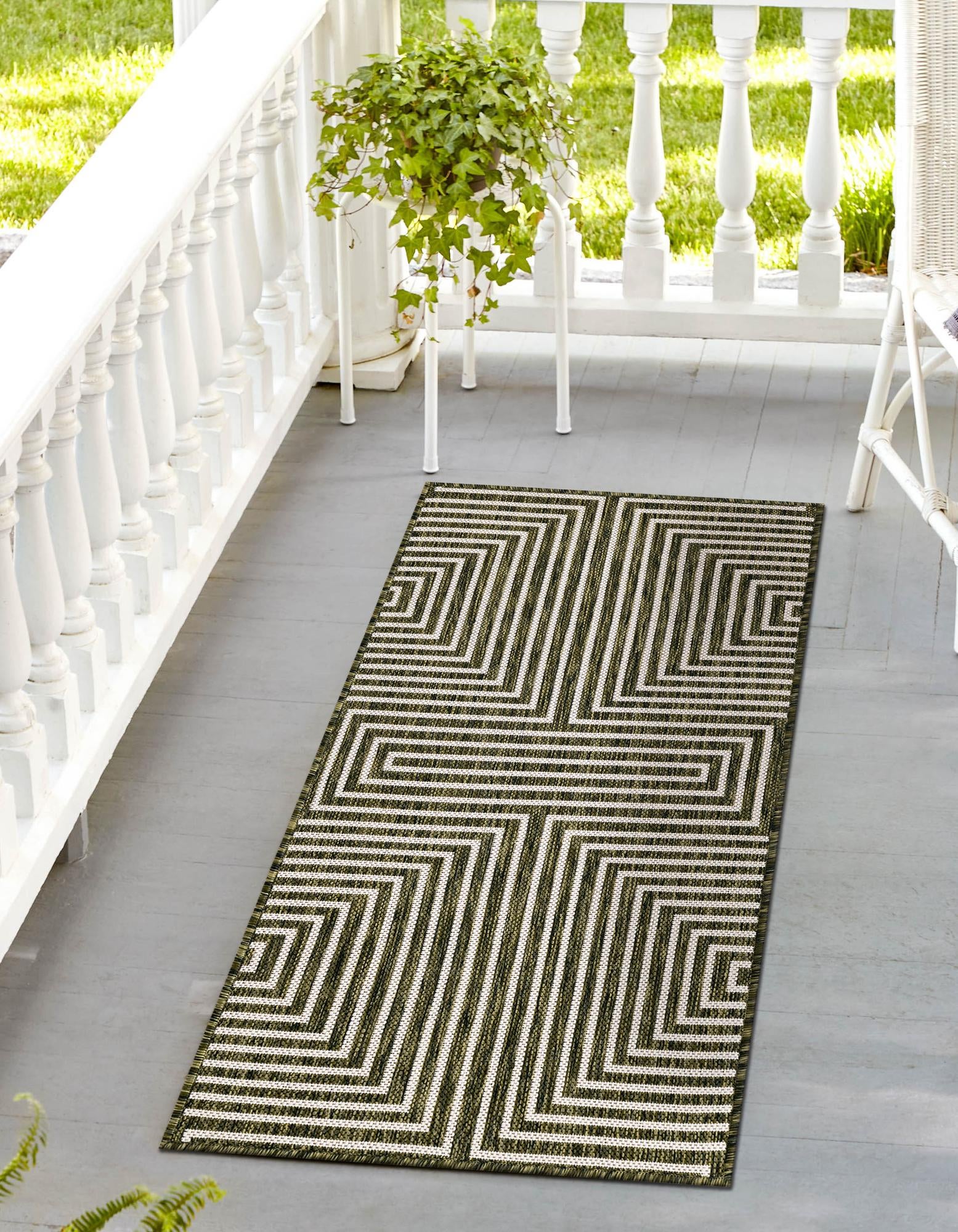 Green 2' x 4' Modern Indoor / Outdoor Runner Rug | Rugs.com